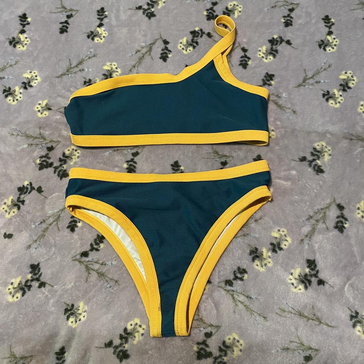 Size : S Brand : Shein Yellow & Green bikini - high... - Depop