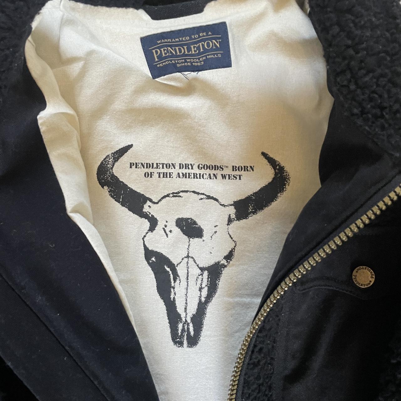 Pendleton black fleece fit size large please DM with... - Depop