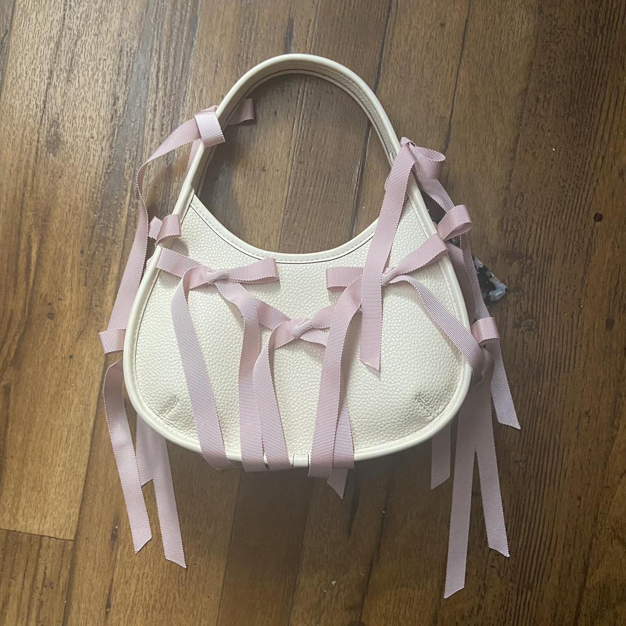 🎀 Coachtopia Ergo Bag with Bows ( Cloud ) 🎀 NWOT.... - Depop