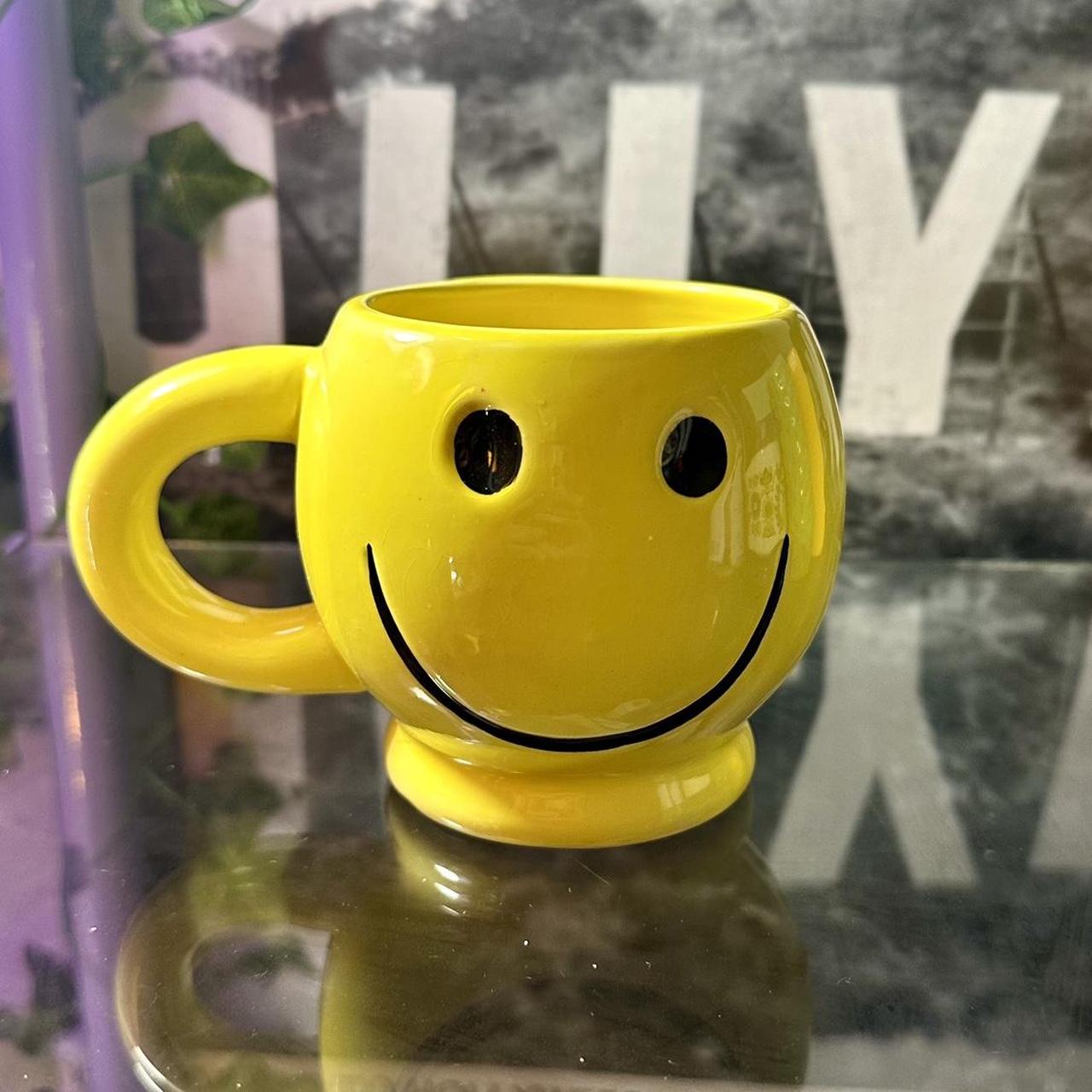 SUPER CUTE YELLOW SMILEY FACE MUG 💗🌛🔮 BUNDLE TO... - Depop
