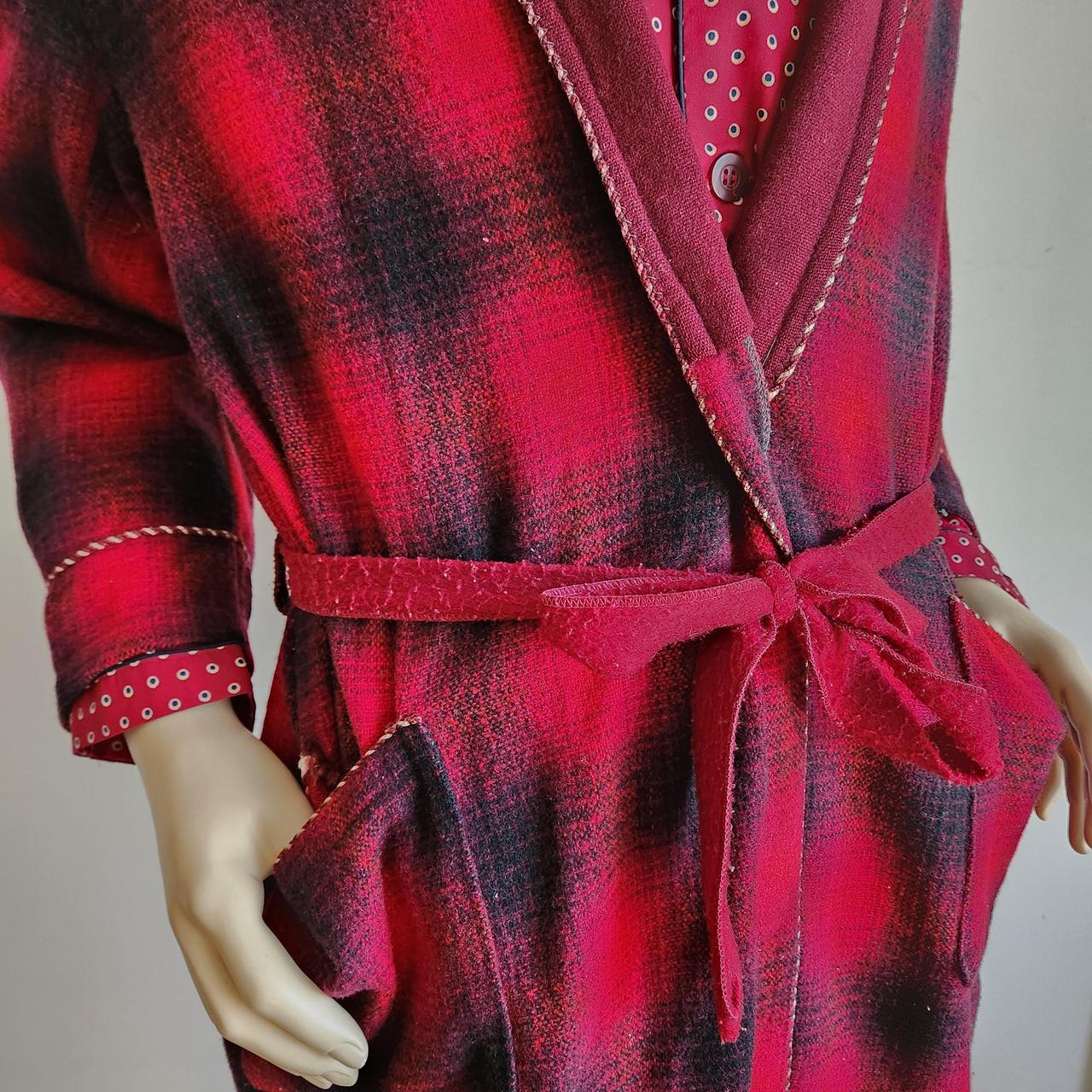 Vintage 60s Men's Pure New Wool Red & Black Dressing... - Depop