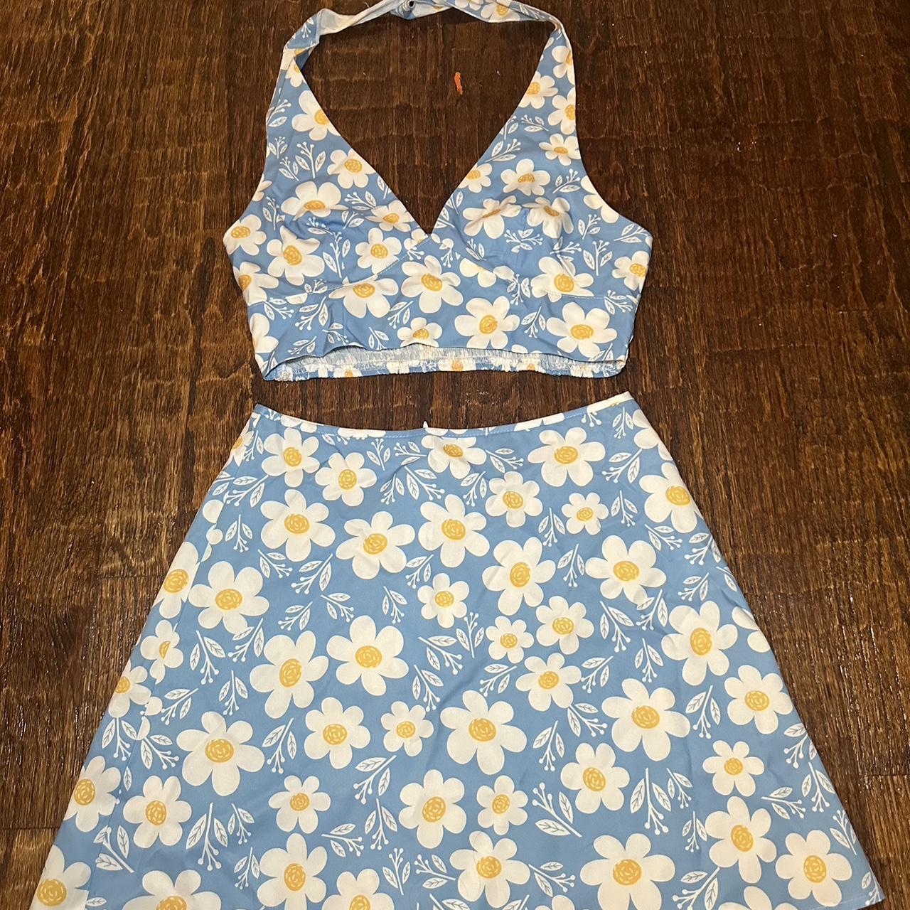 Blue flower set - Depop