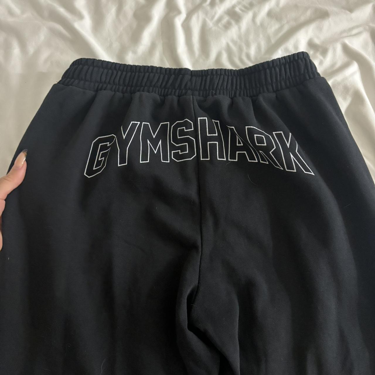 gymshark black pump cover size- xs - Depop
