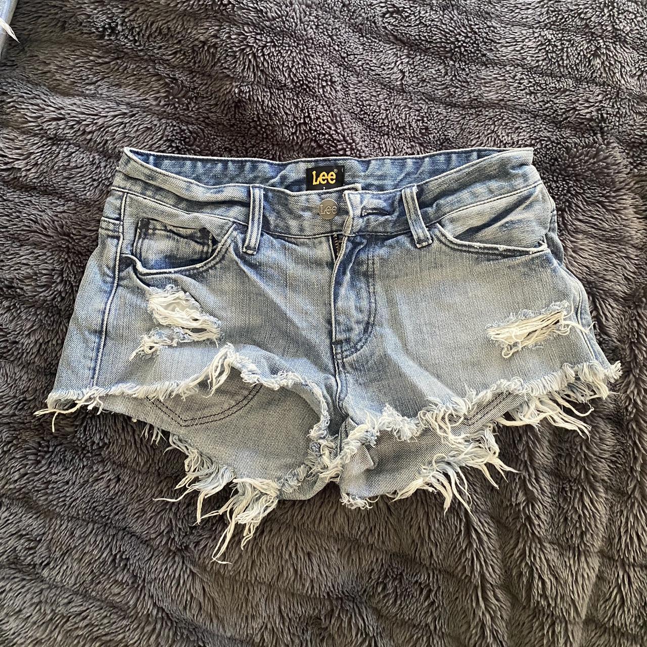 Repop Lee low rise denim shorts Size 7 Will fit... - Depop