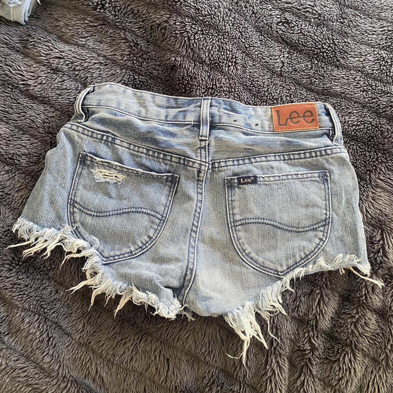 Repop Lee low rise denim shorts Size 7 Will fit... - Depop