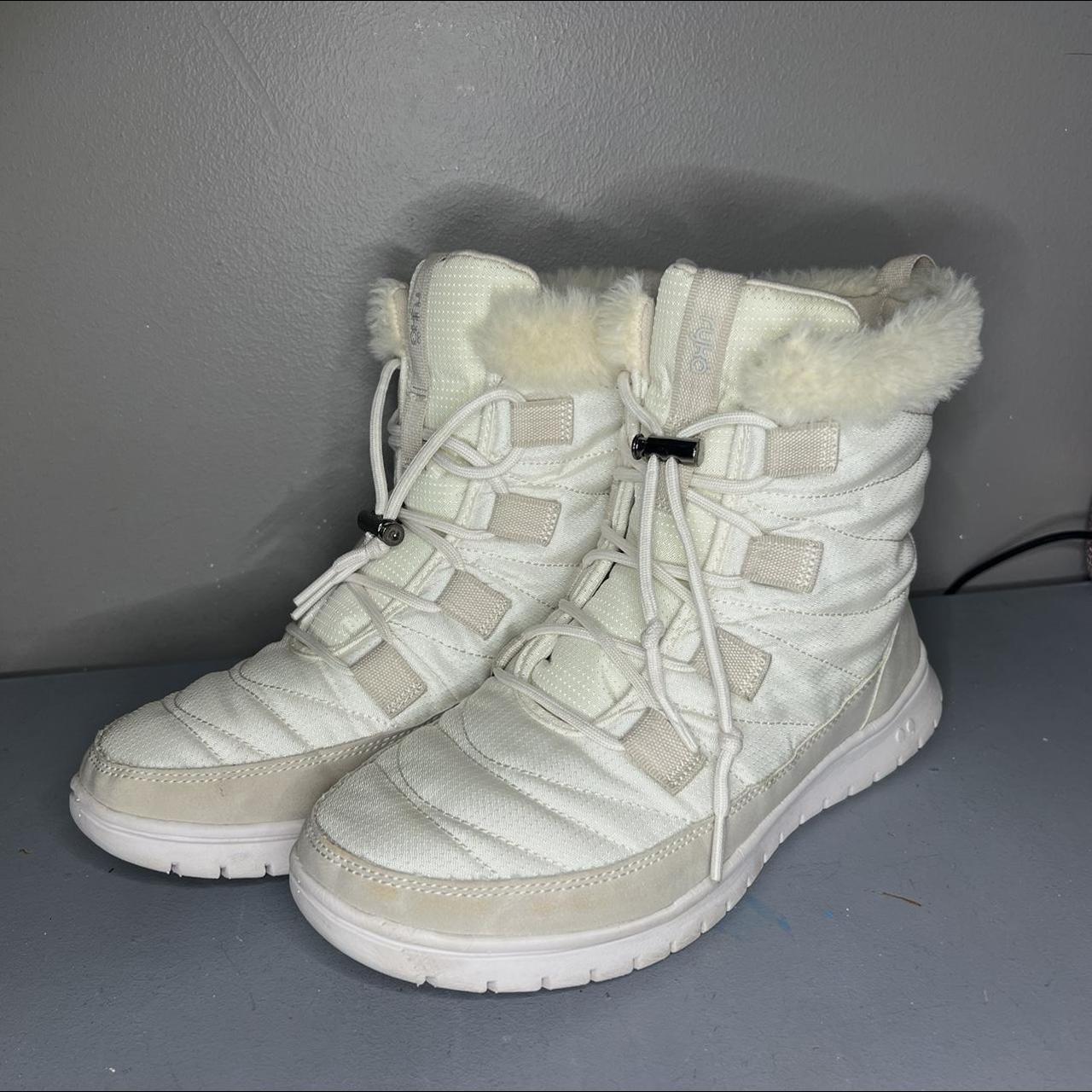 White snow boots, super comfortable feels like your... - Depop