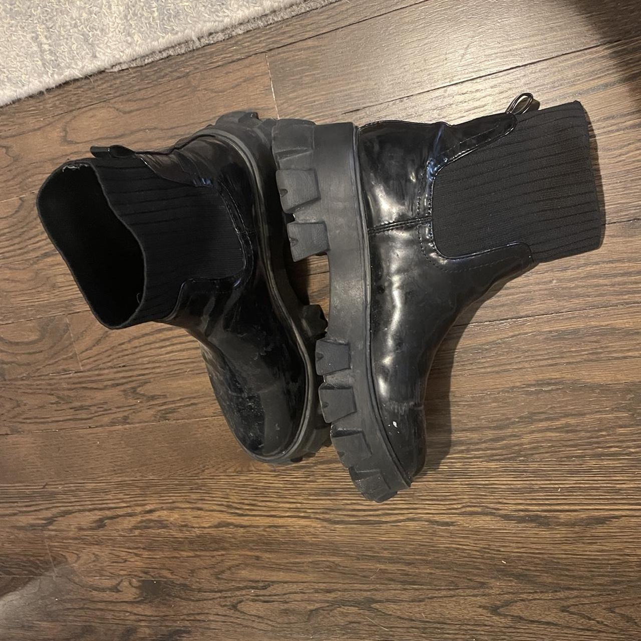 Princess Polly Chelsea boot, size US 7, fits US... - Depop