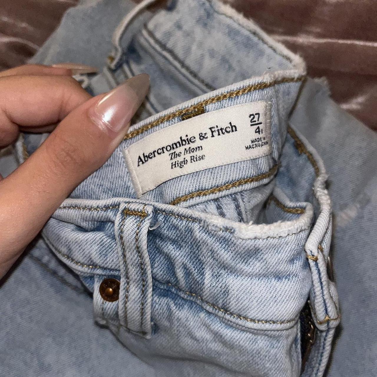 💌 abercrombie & fitch high rise mom jeans worn a... - Depop