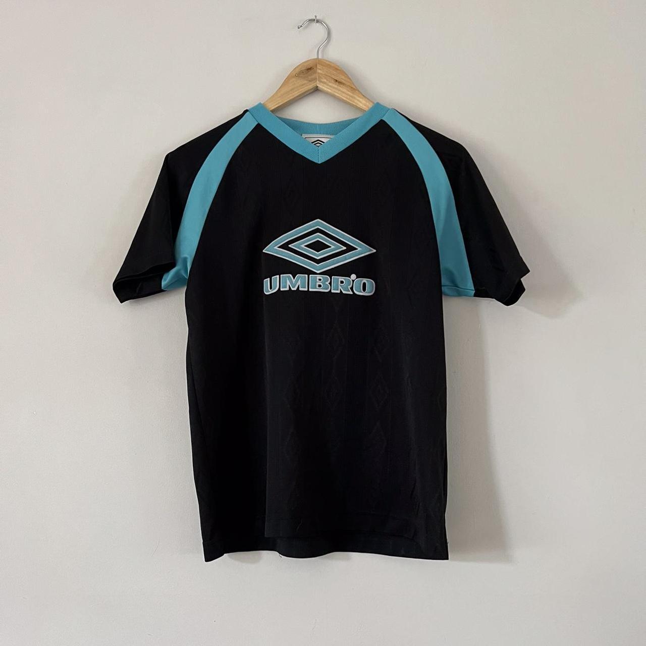 Vintage Umbro sports top The logo is a bit flawed... - Depop