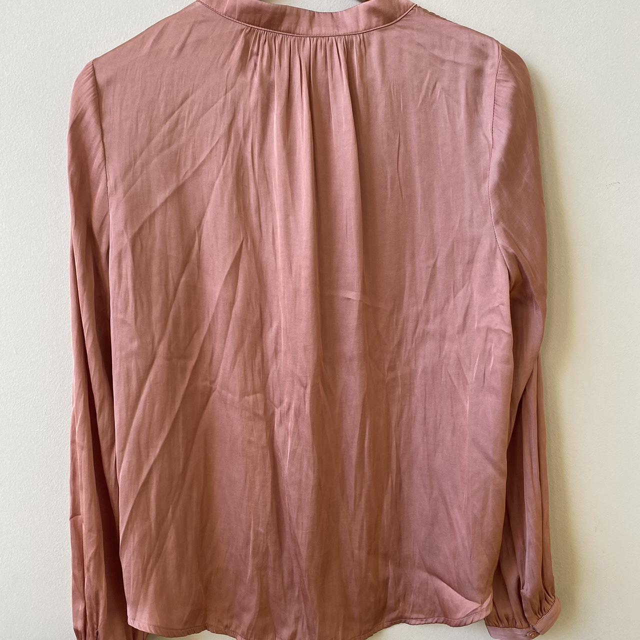 💗 SALMON PINK SILK BLOUSE 💗 the drape on this shirt... - Depop