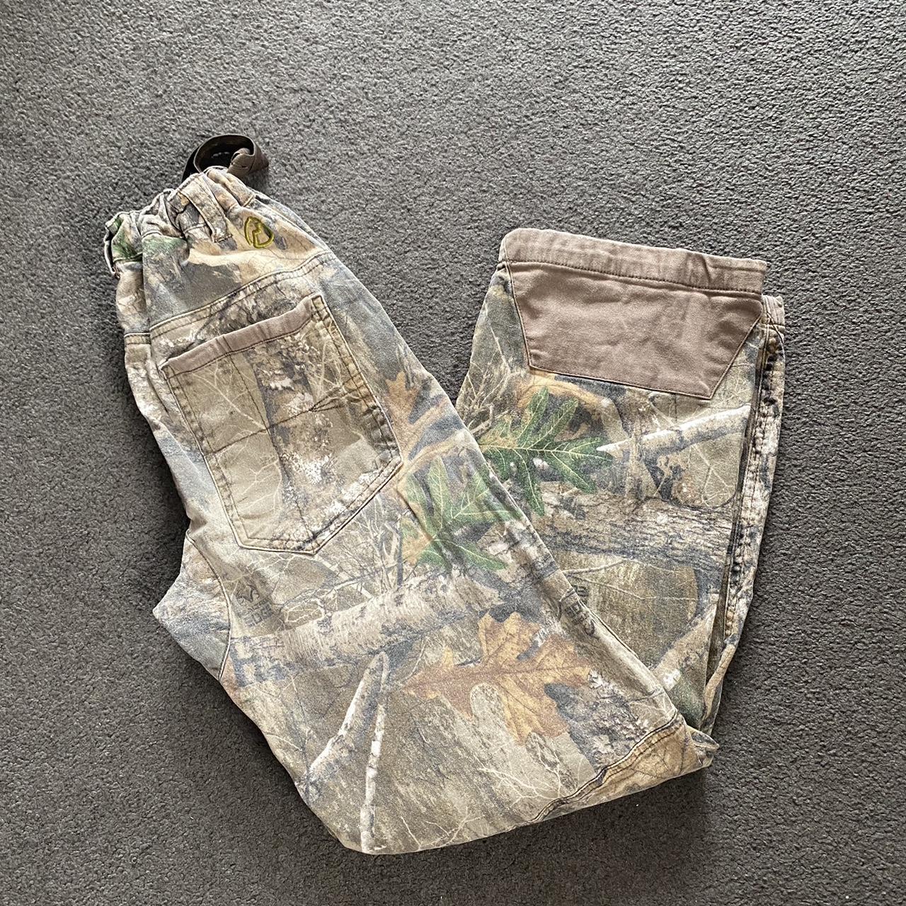 REALTREE HUNTING CAMO CARGO PANTS FITS 26-29 WAIST... - Depop