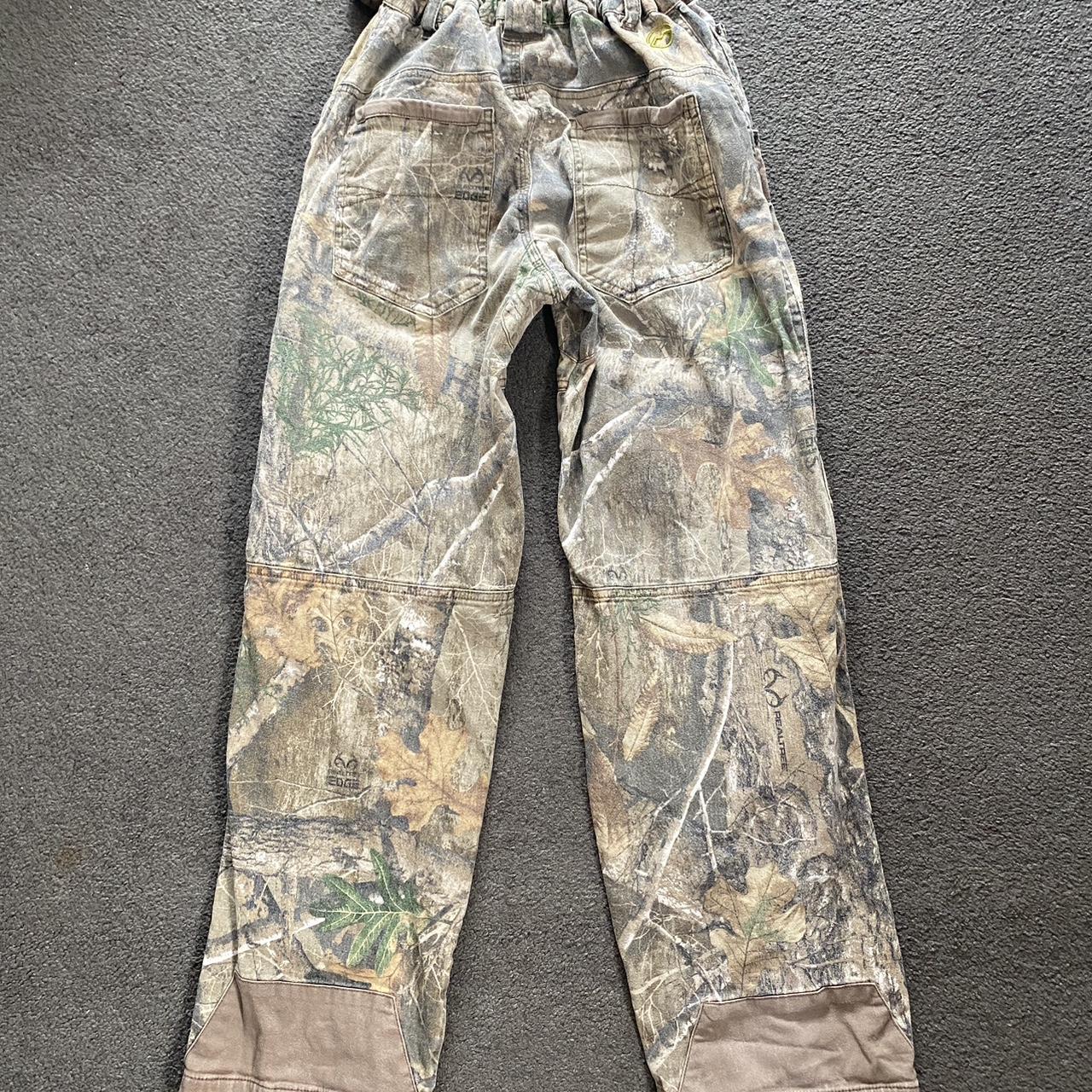 REALTREE HUNTING CAMO CARGO PANTS FITS 26-29 WAIST... - Depop