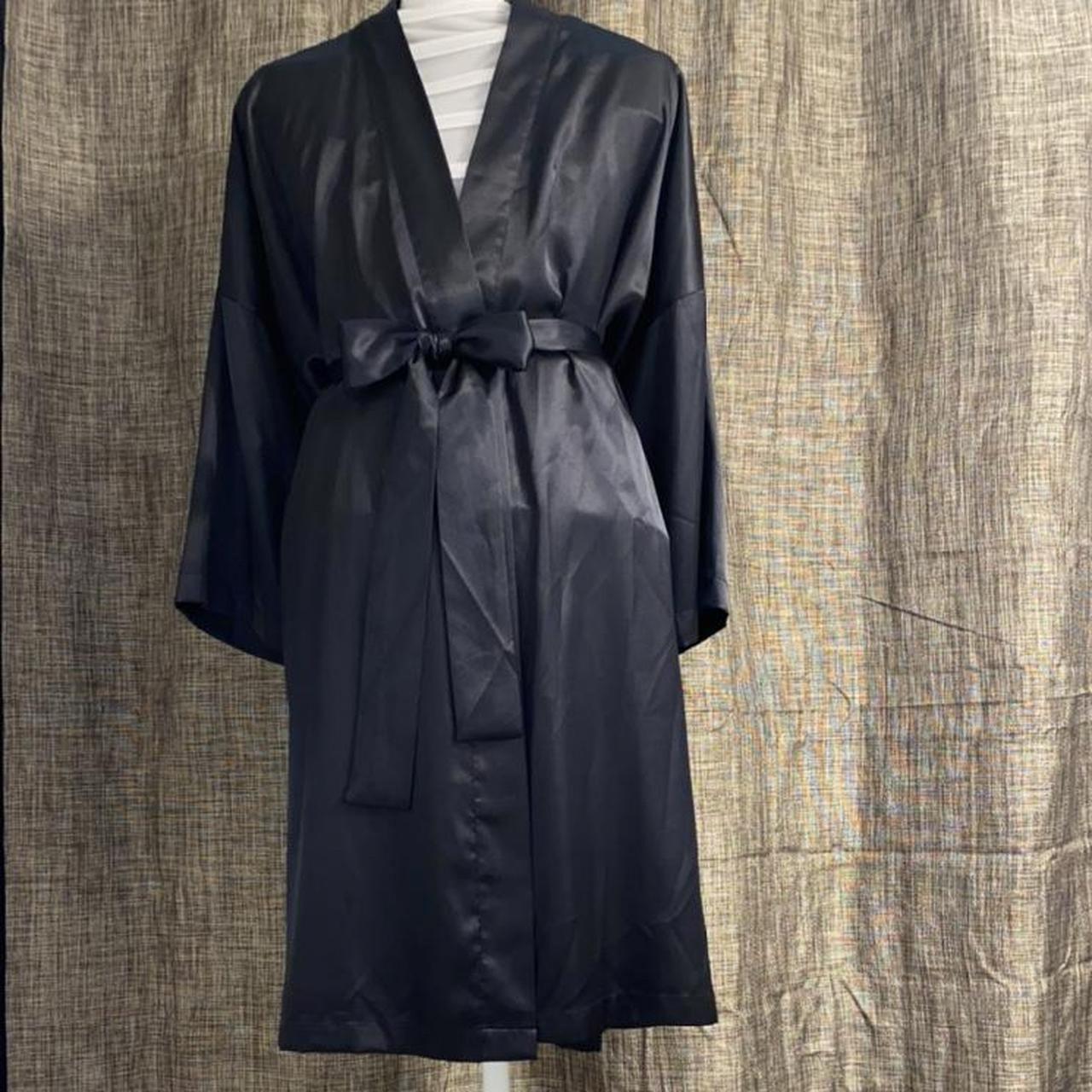 Victoria's Secret Women's Black Robe | Depop