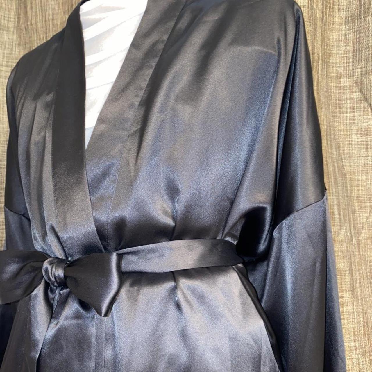 Victoria's Secret Women's Black Robe | Depop
