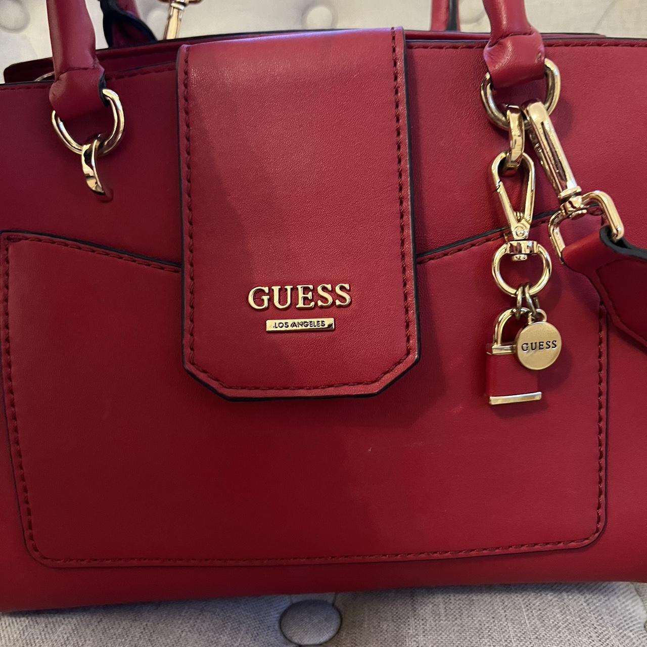 Genuine Guess bag, don’t use anymore. A couple of... - Depop