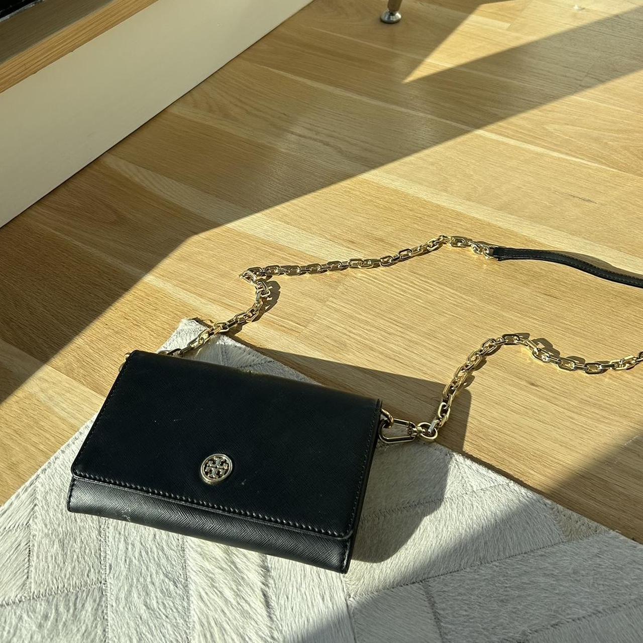 Tory Burch Leather Chain Link Purse Has built in... - Depop