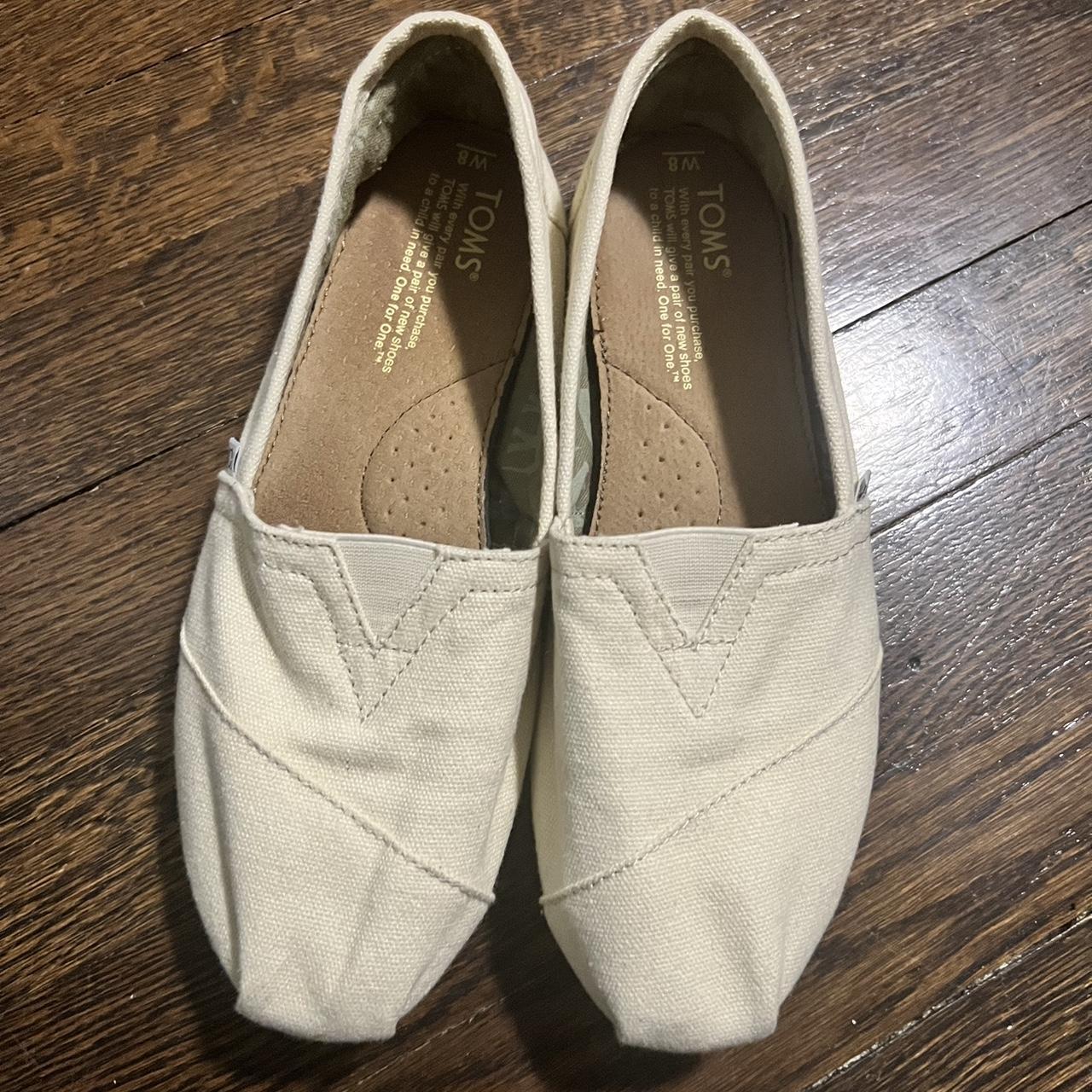 Toms off/tan shoes -clean no dirt -used only once - Depop
