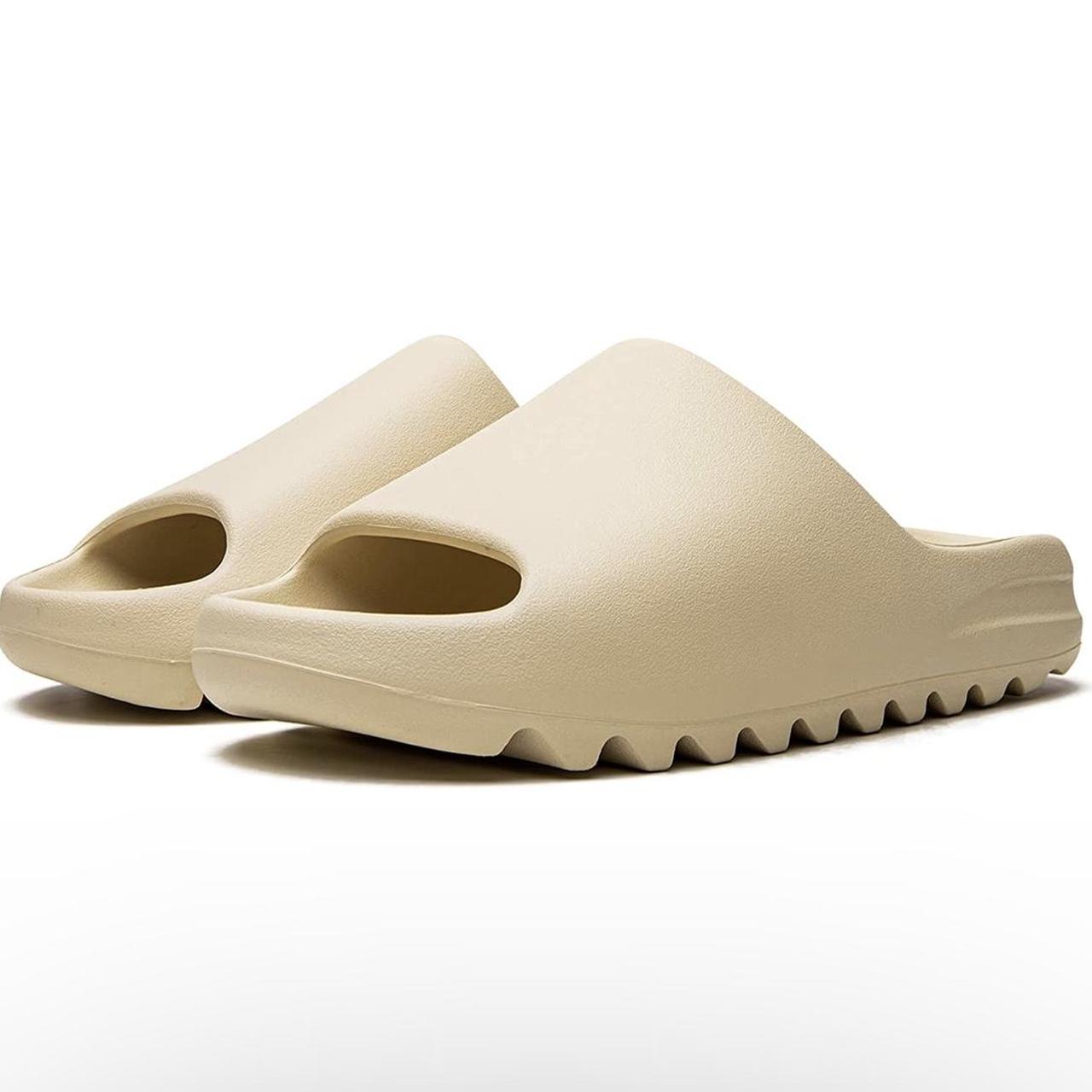 Yeezy Women's Cream Slides | Depop