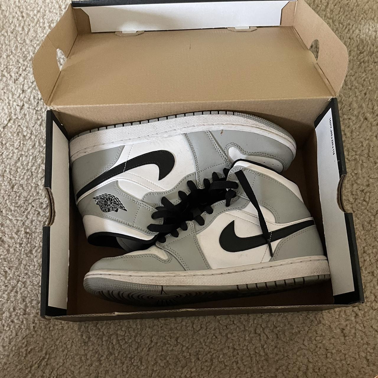 Air Jordan 1 Mids only worn a few times - Depop