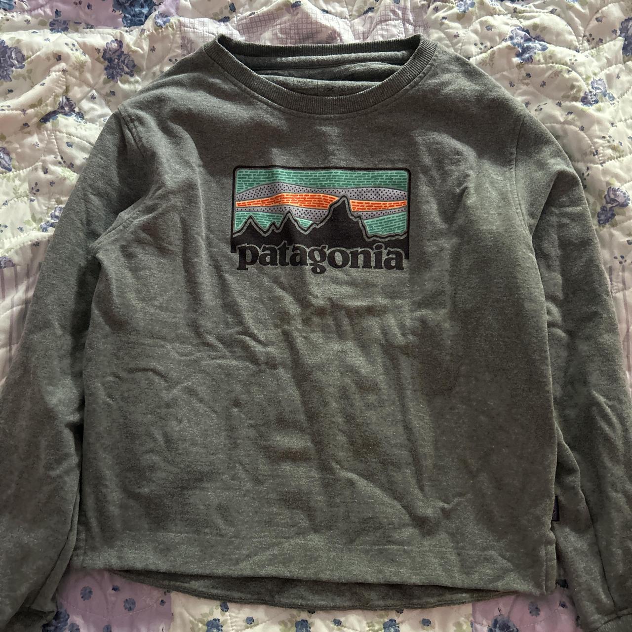 patagonia sweater - Depop