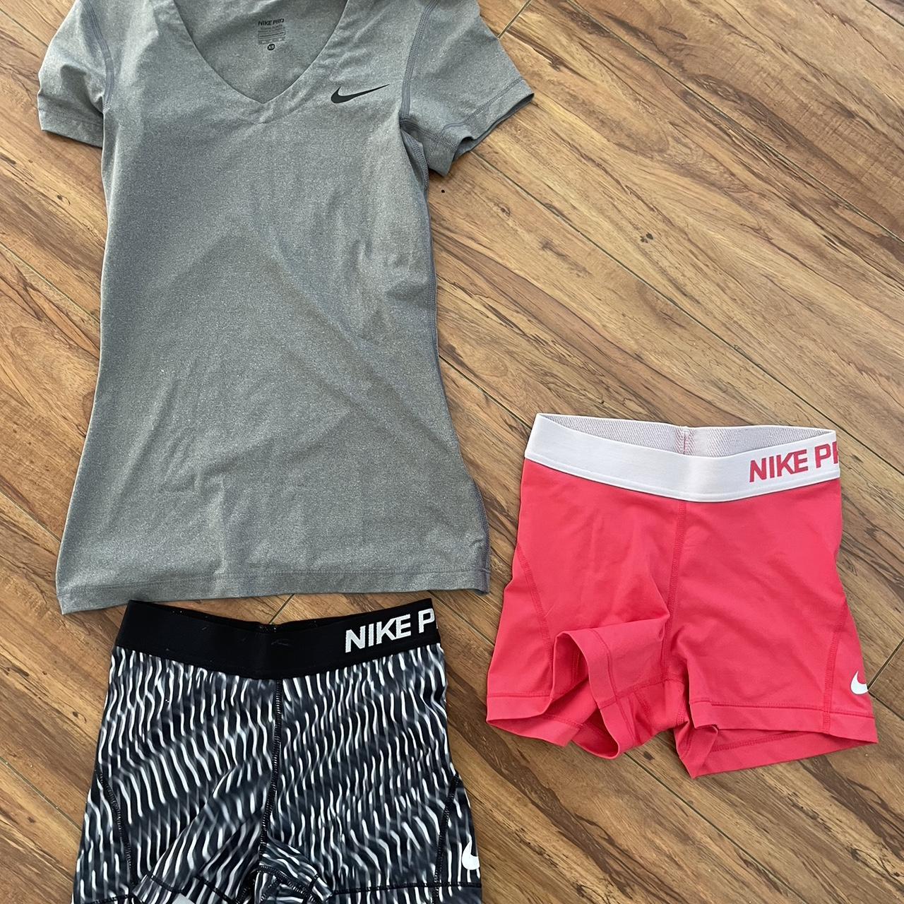 Nike pro All xs $12 JUST THE GREY SHIRT - Depop