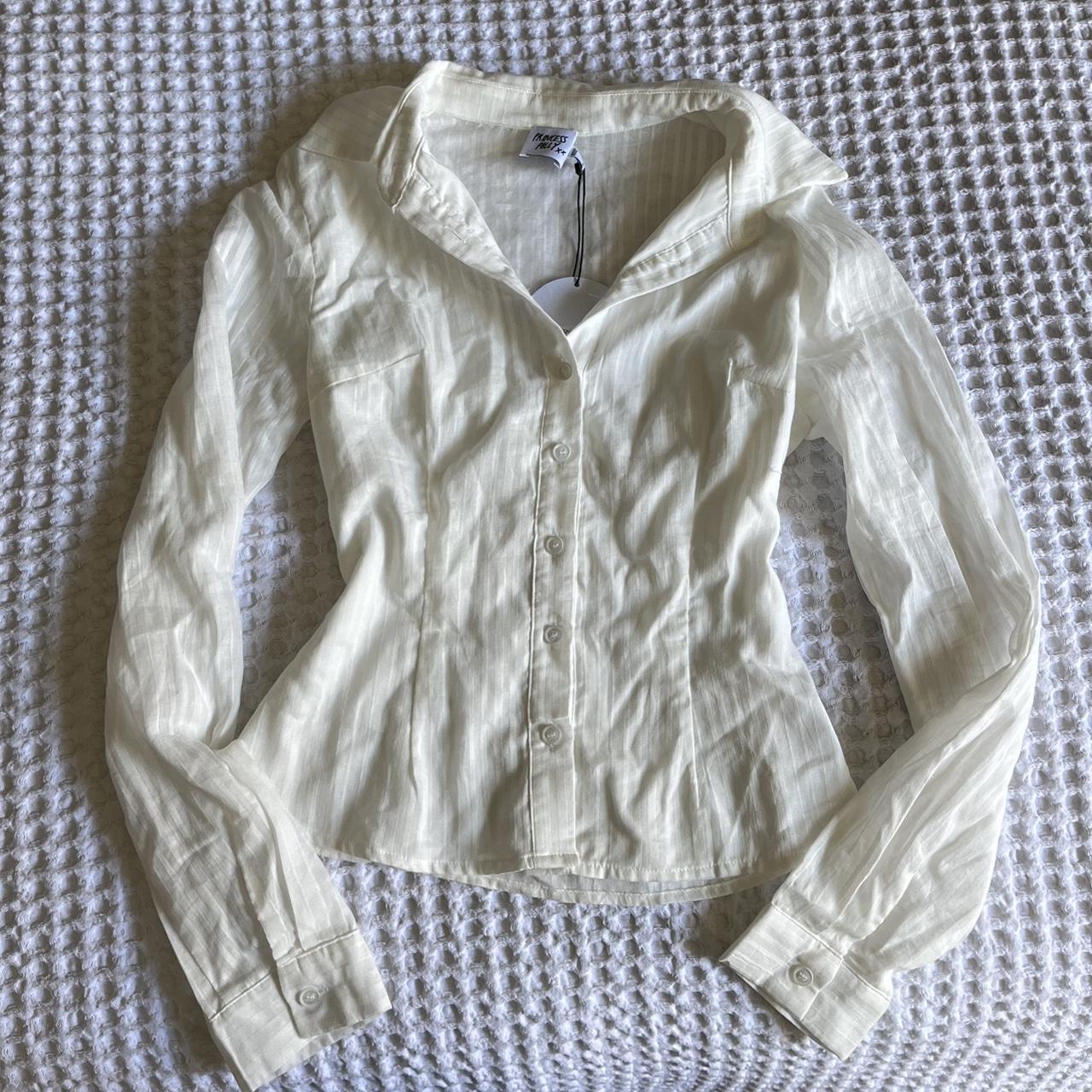 White fitted button up blouse 🤍🤍 Nwt Size 4... - Depop