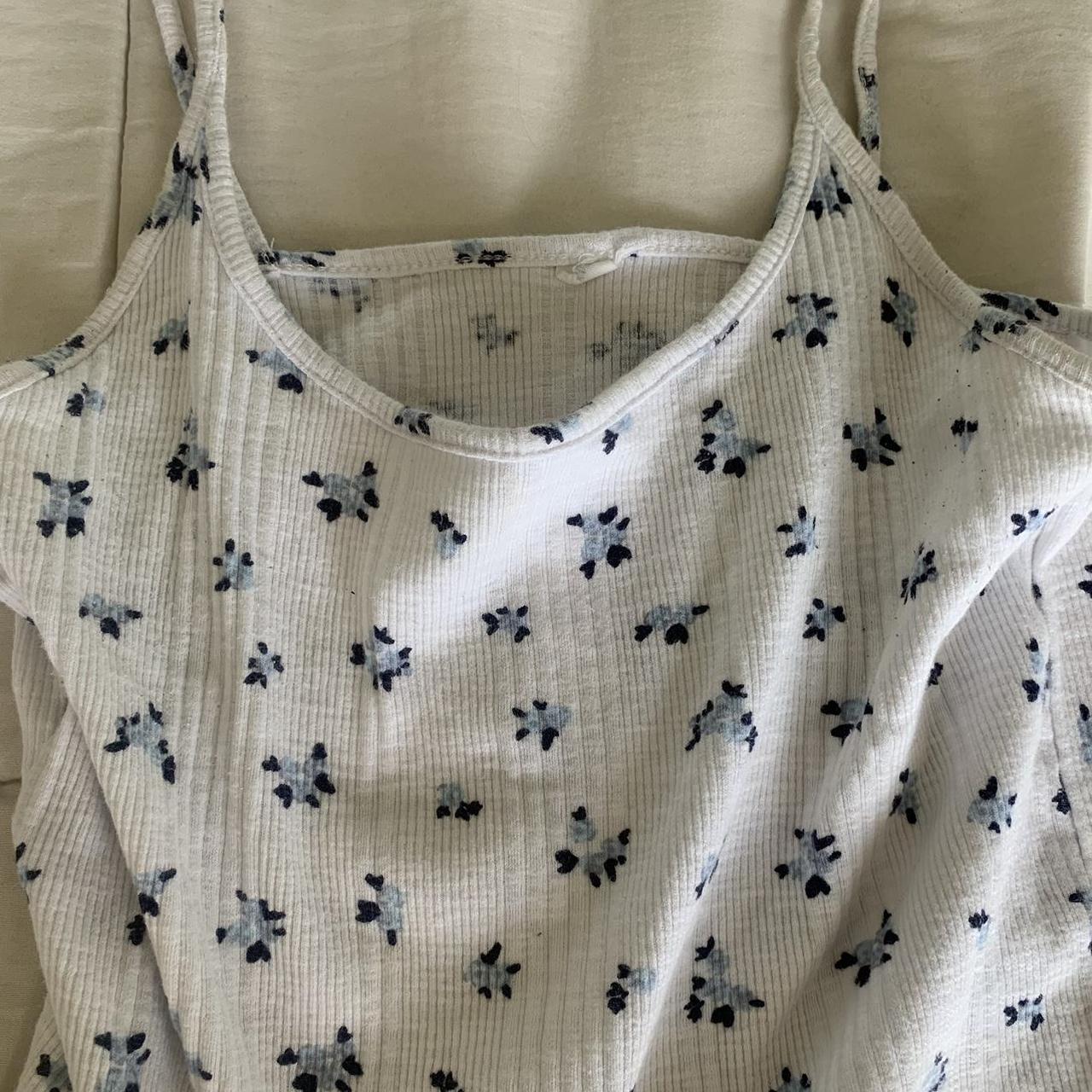 cute floral cami too loose on me to keep, would... - Depop