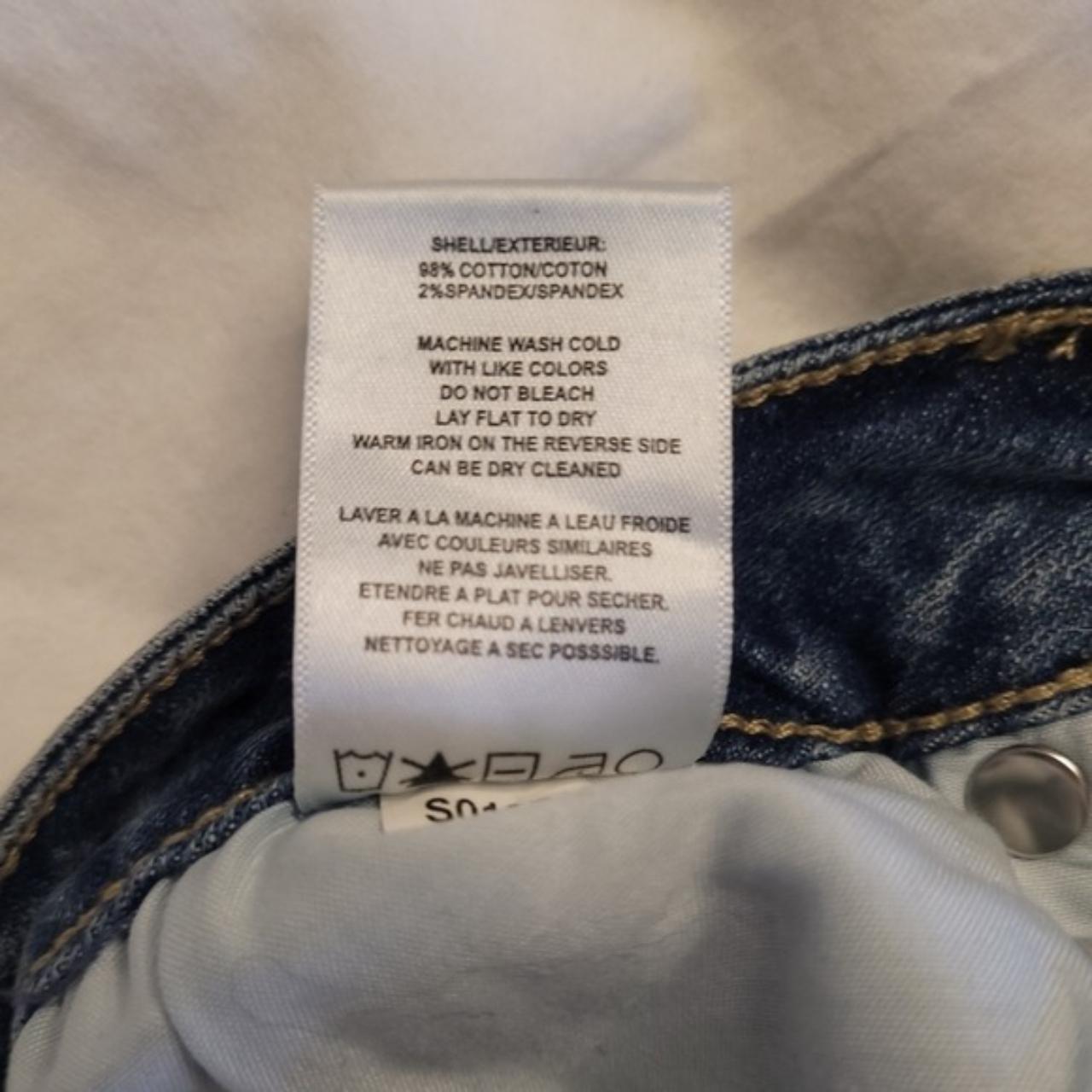 These Vigoss brand shorts are in excellent condition... - Depop