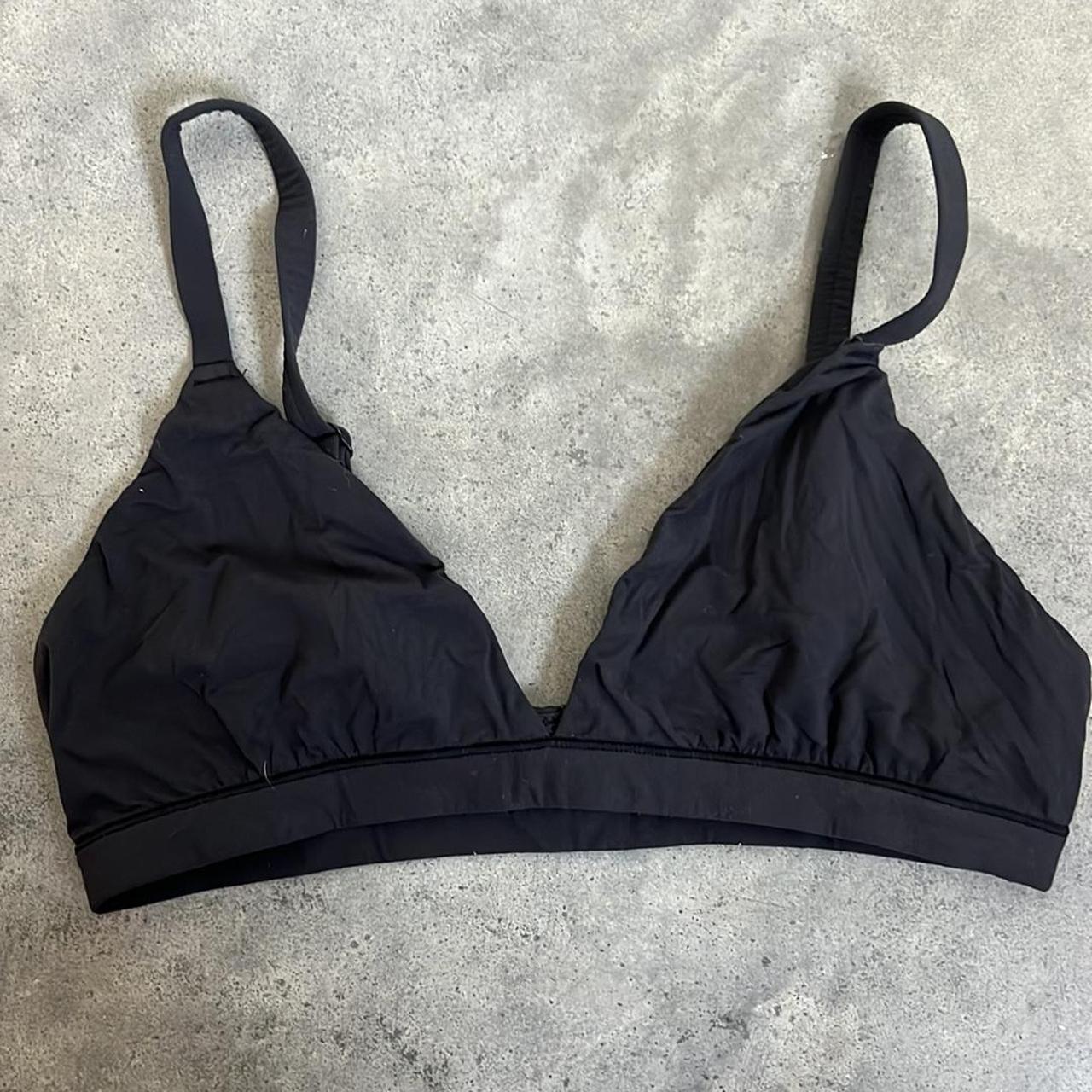 Skims triangle bra Size medium Black Great condition - Depop