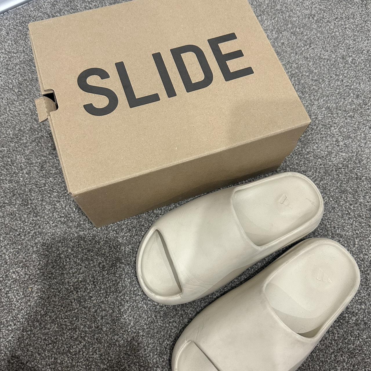 Yeezy slides Size 39 Real - Depop