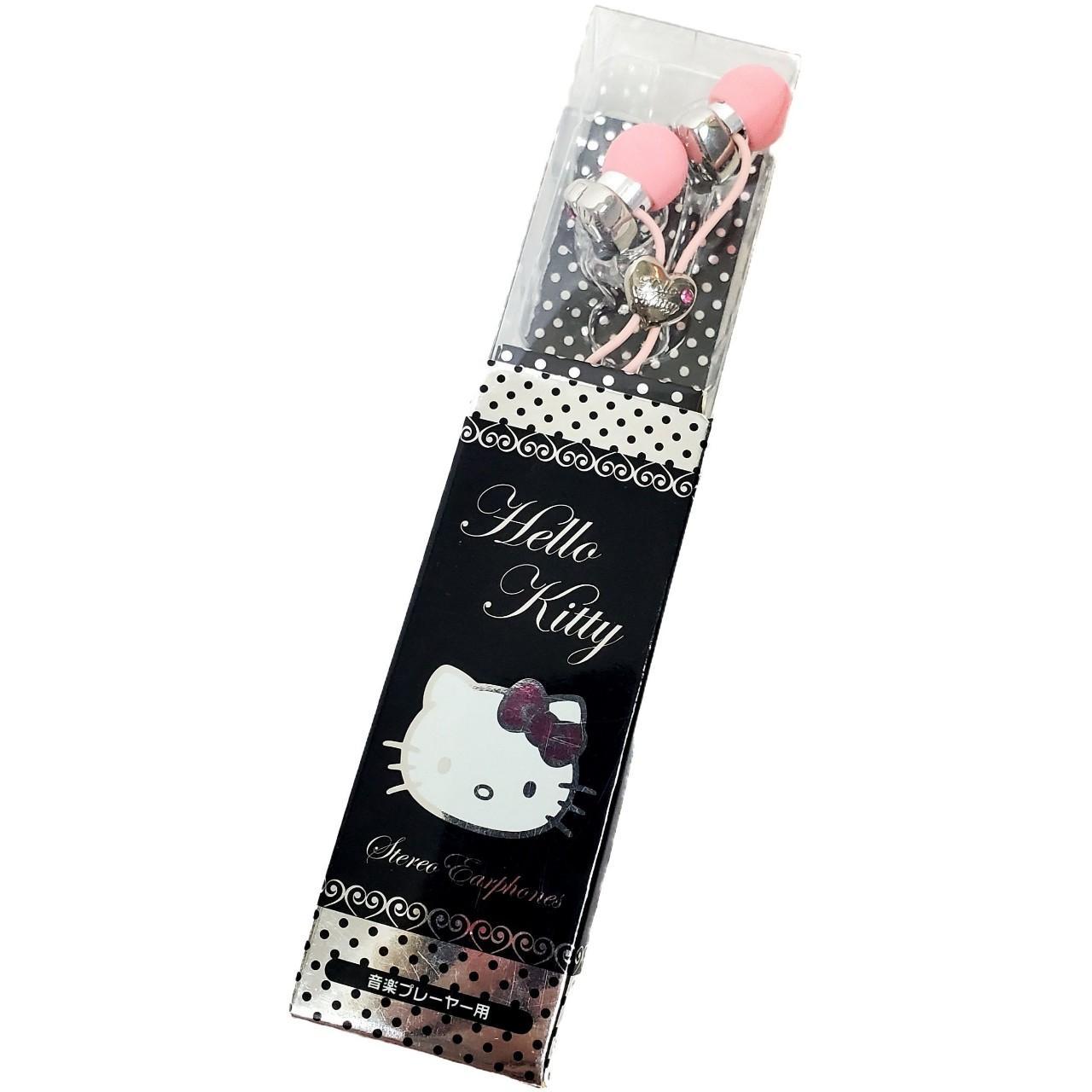 Hello Kitty Pink earbuds New in box silver heart... - Depop
