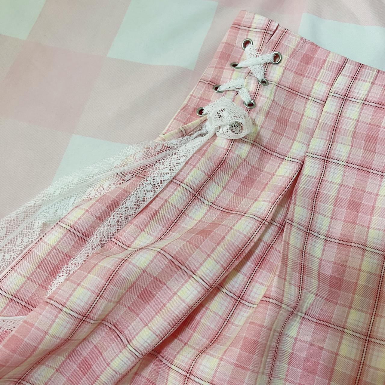 Women's White and Pink Skirt | Depop