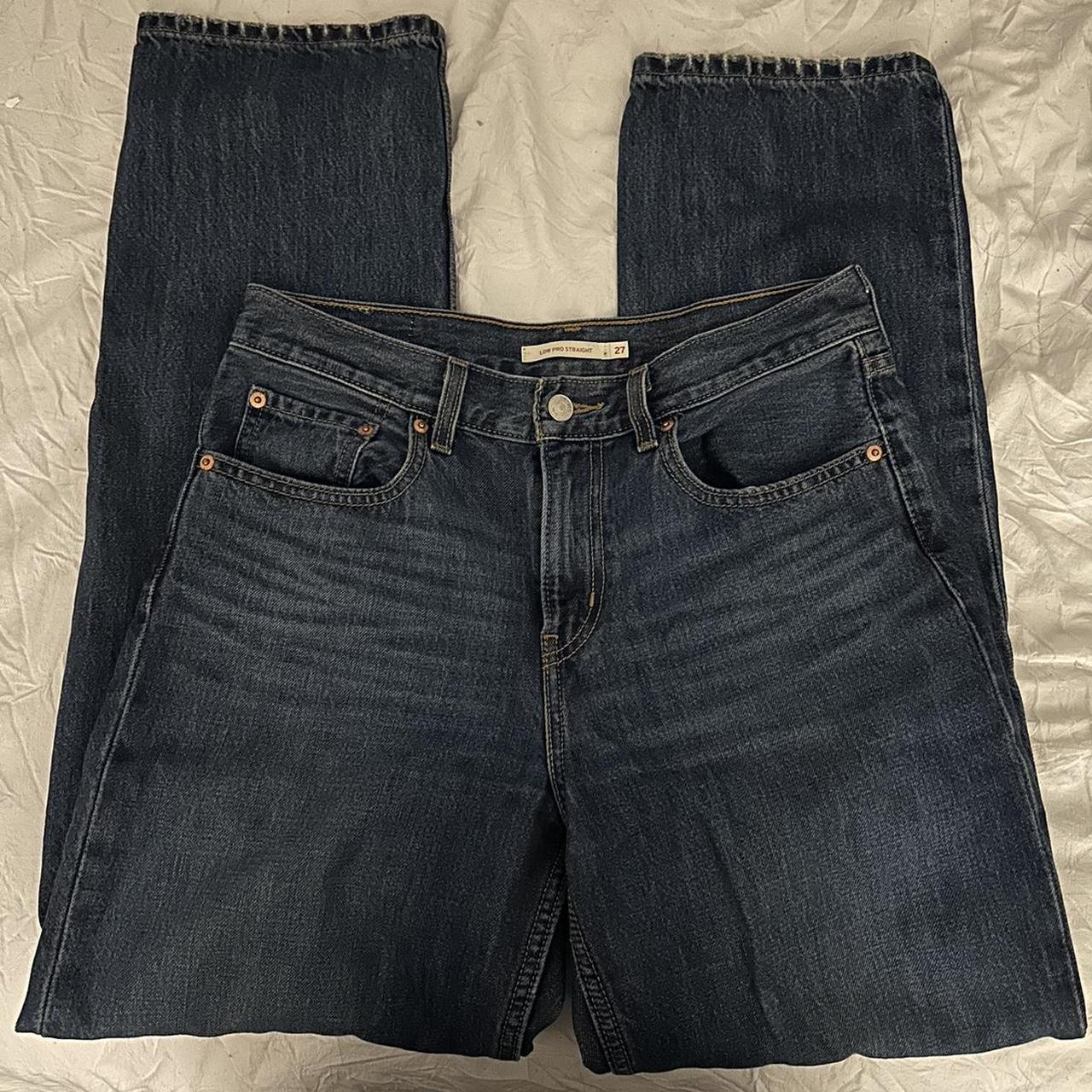 Levi’s low pros Dark wash - Depop