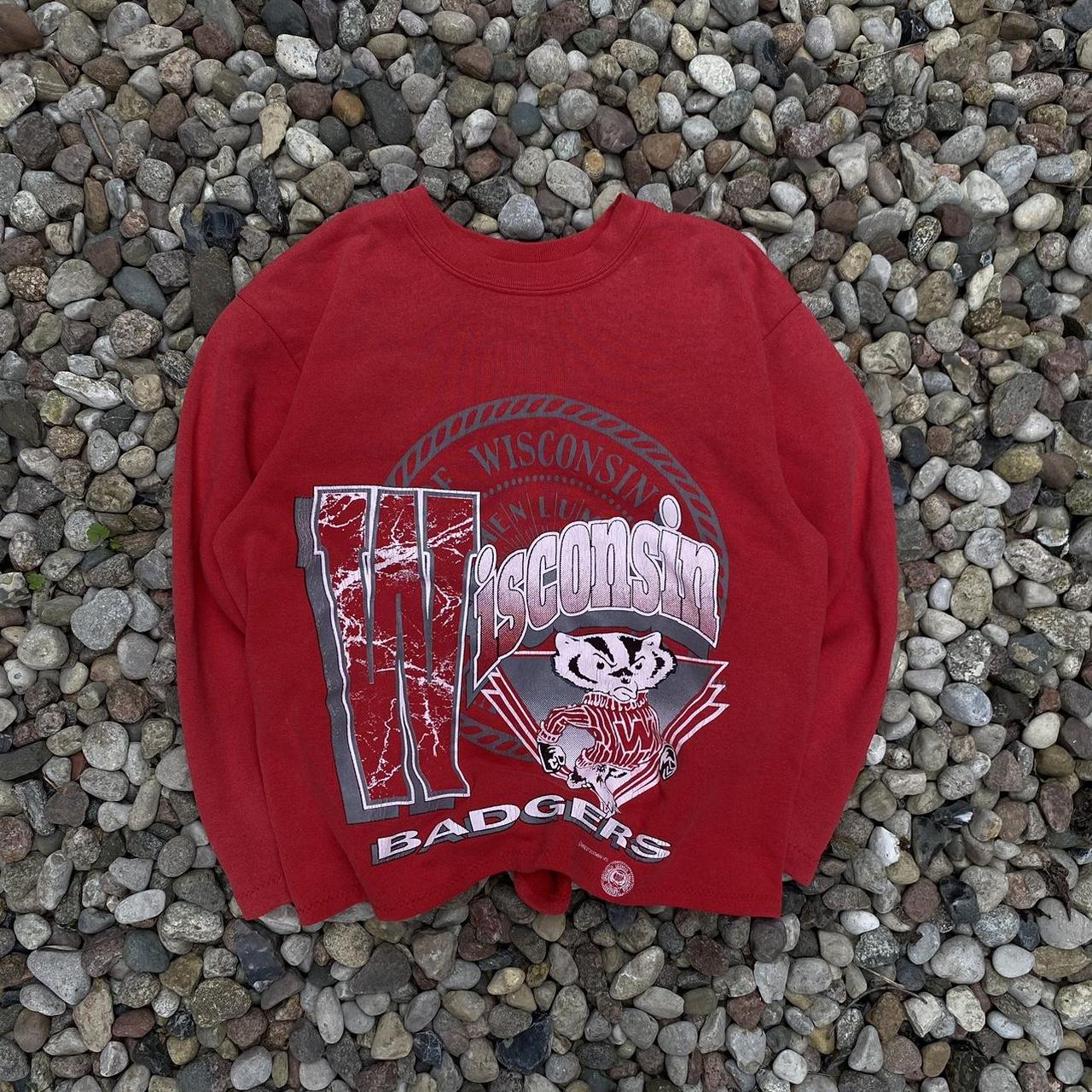 Badgers Wisconsin crewneck 57 cm length x 50 cm p2p - Depop