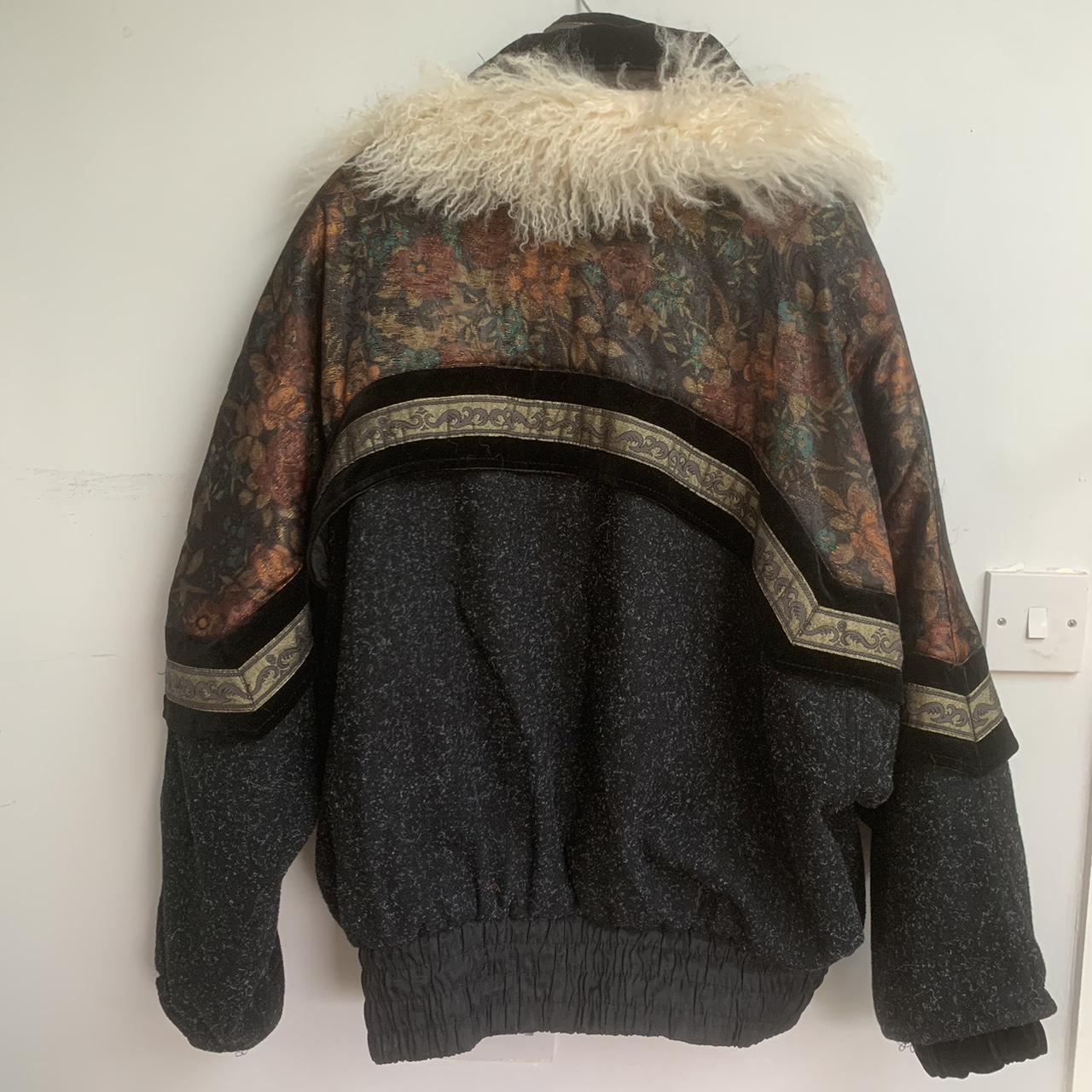 Women’s Vintage unique, flowery, tapestry design.... | Depop