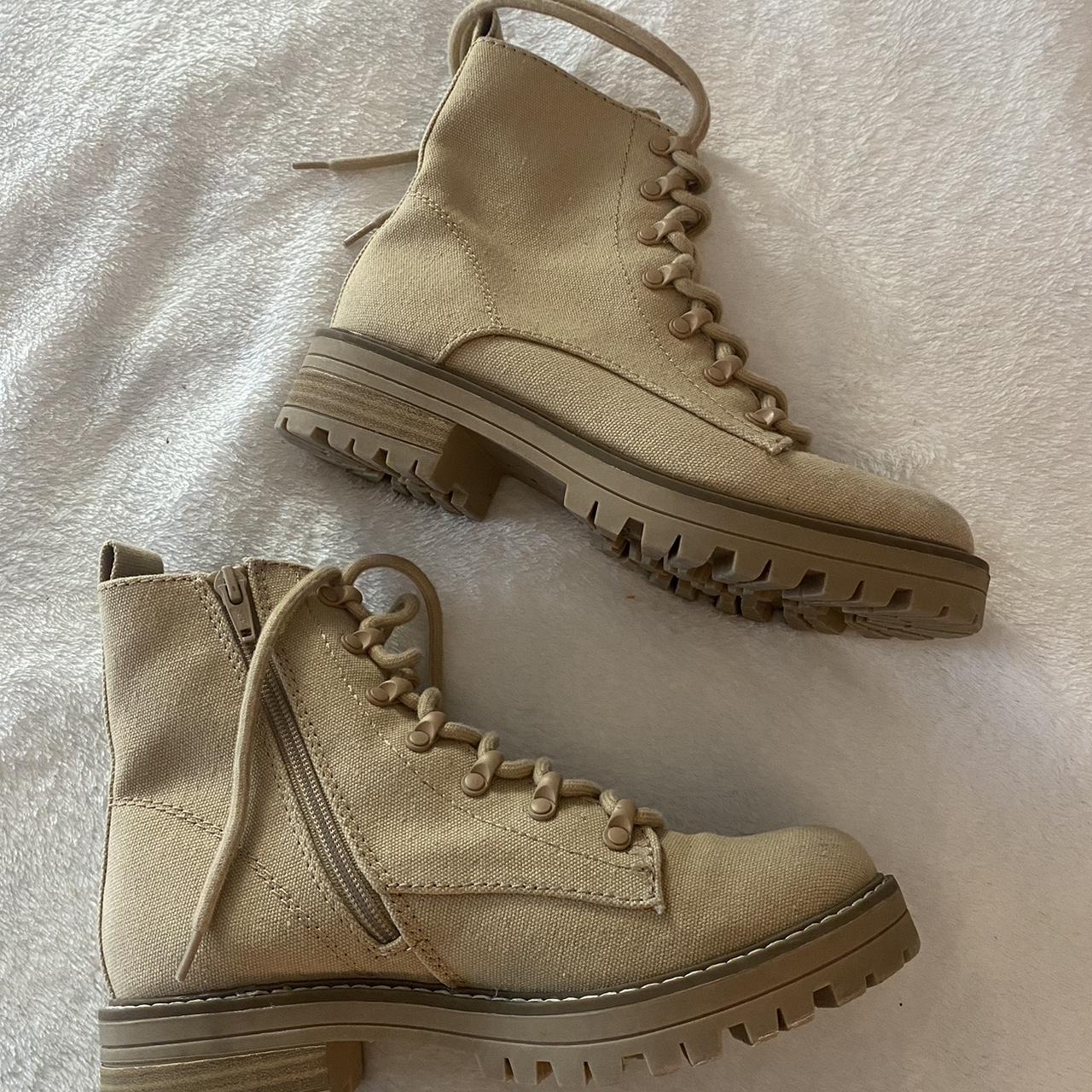 Beige combat Boots| women’s 7 | only worn... - Depop