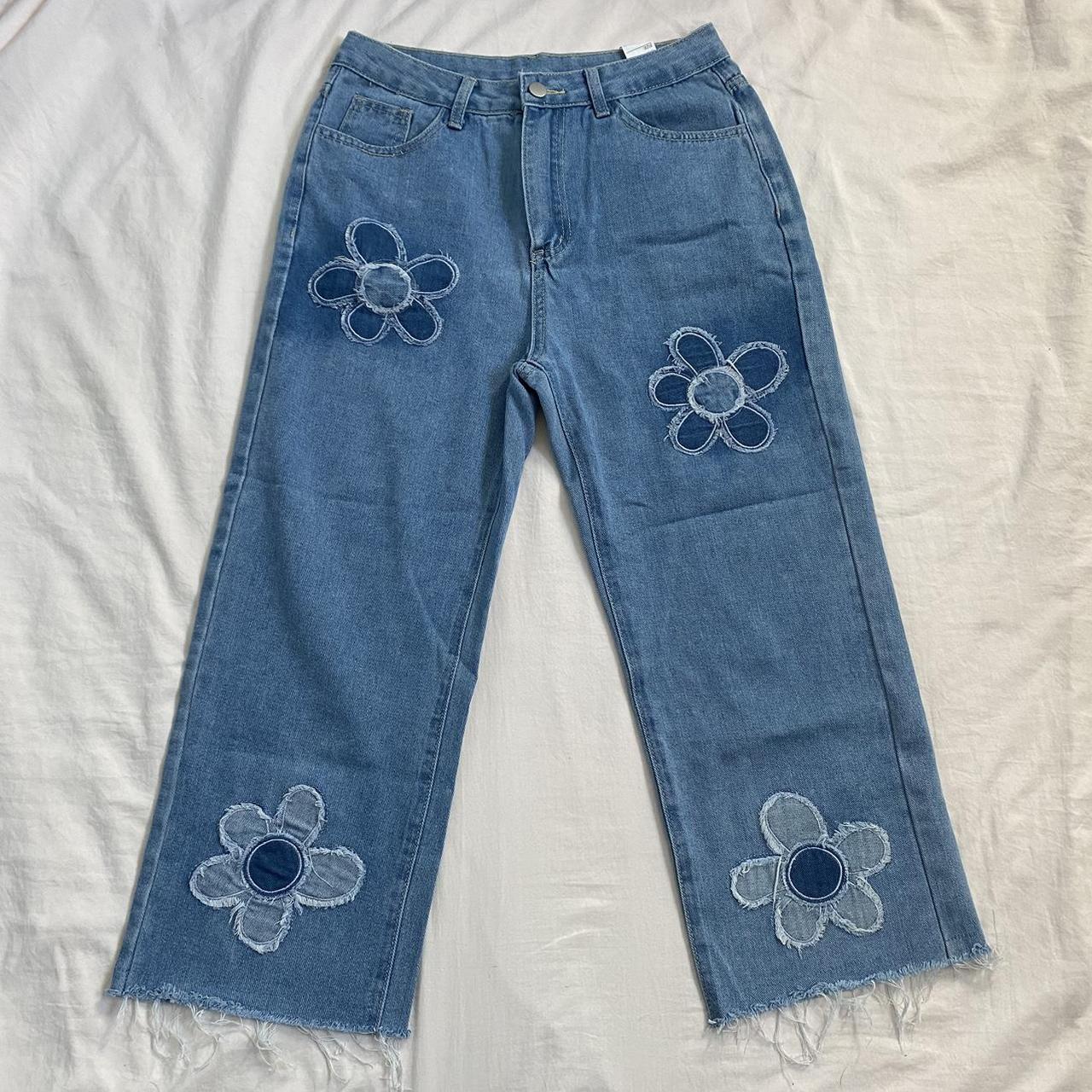 Women’s Size 10 Flower patch embroidered Jeans - Depop