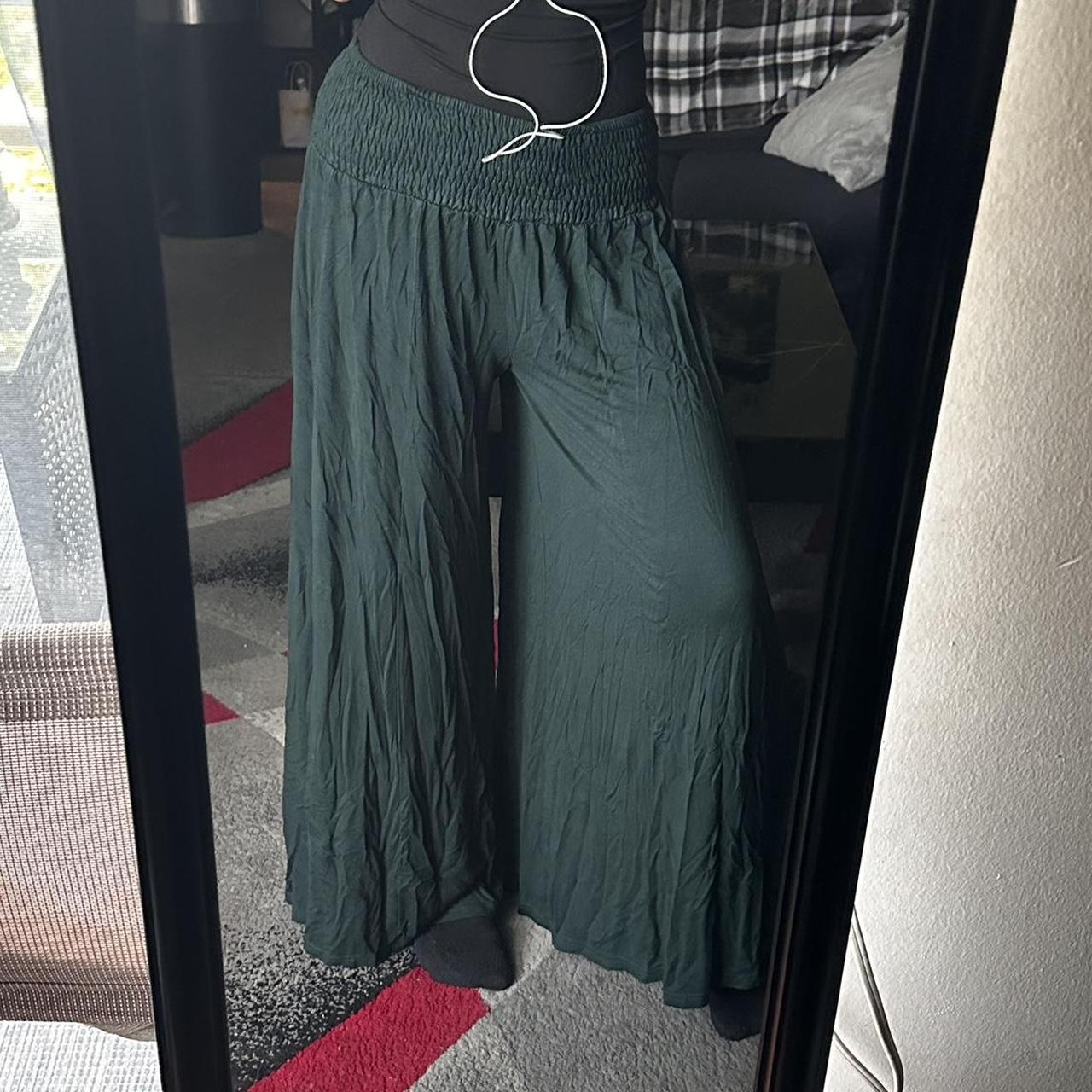 Earthbound emerald green flowy pants Soo comfy and... - Depop