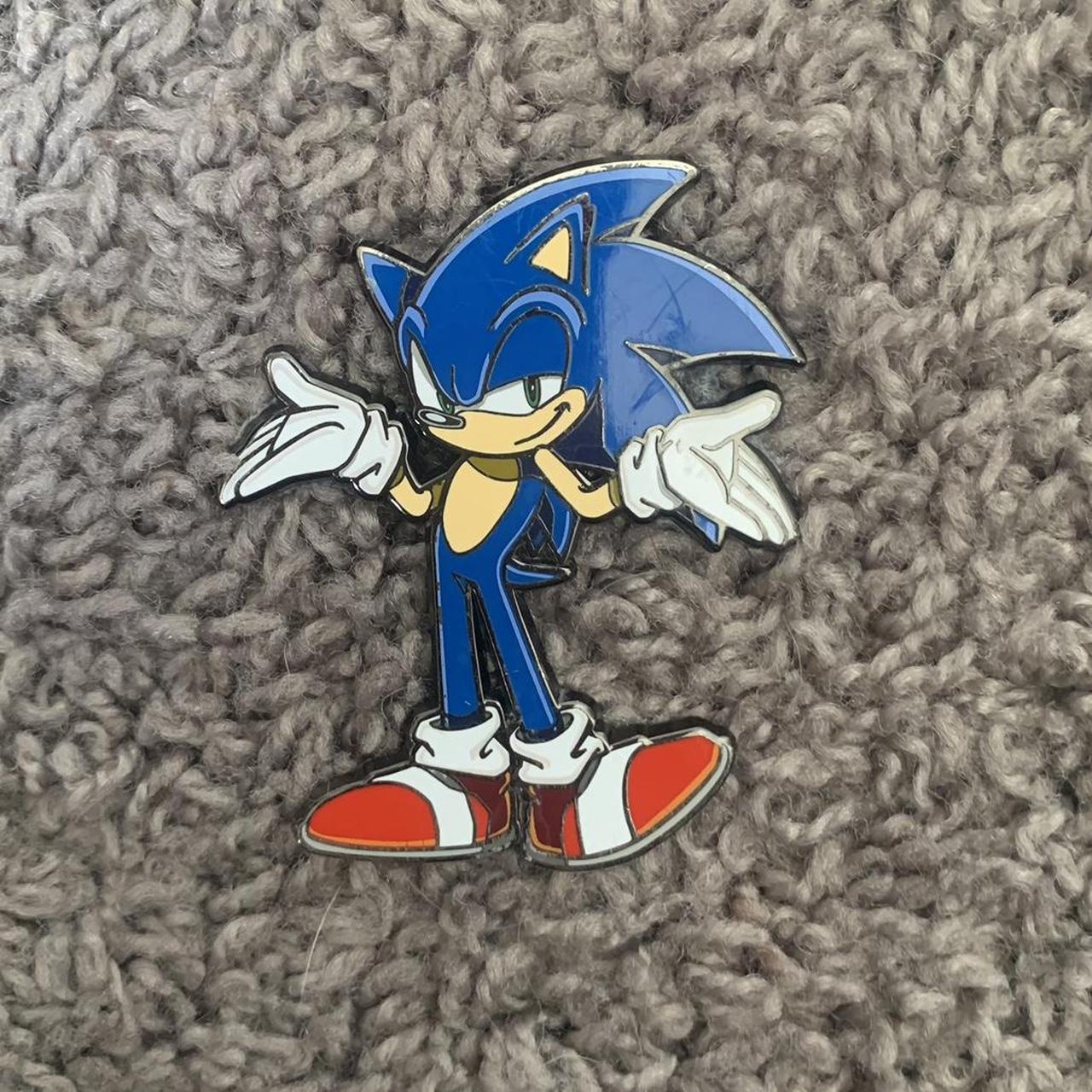 sonic the hedgehog pin from figpin dried glue on... - Depop