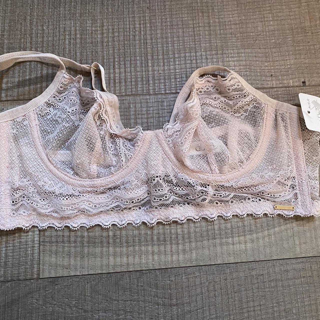 Super cute Fits 34B Perfect condition, never worn... - Depop