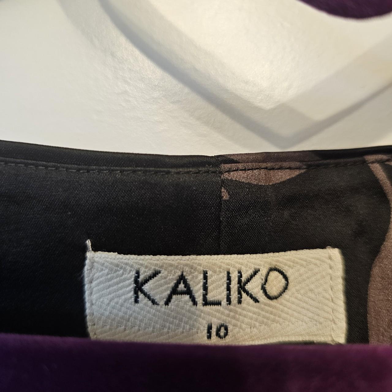 90s style corset top. Brand kaliko, size 10. True to... - Depop