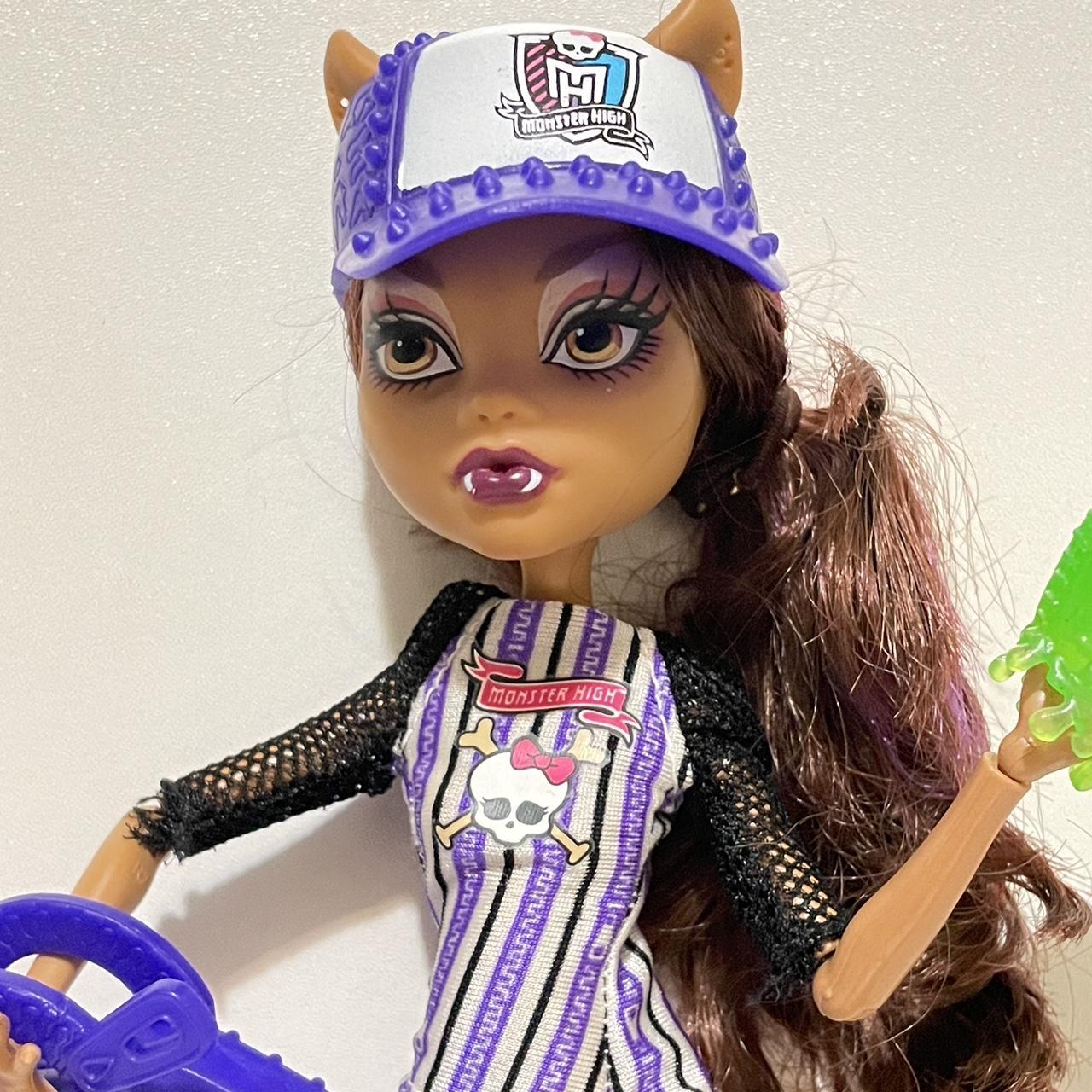 Monster High Sports Clawdeen Wolf bat not included - Depop