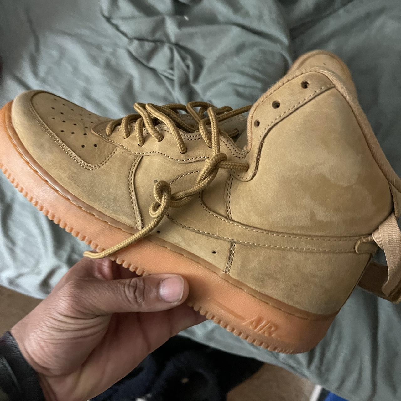 Nike Men's Tan Trainers | Depop