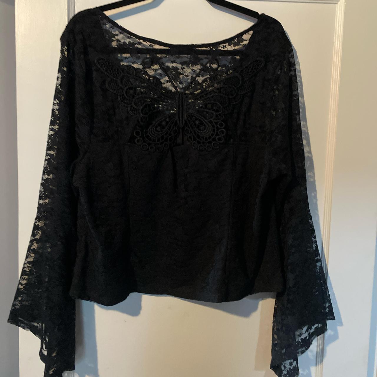 Beautiful square neckline lace open sleeve top w/ a... - Depop
