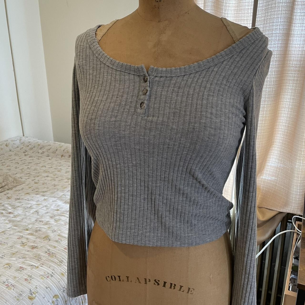 gray crop top - Depop