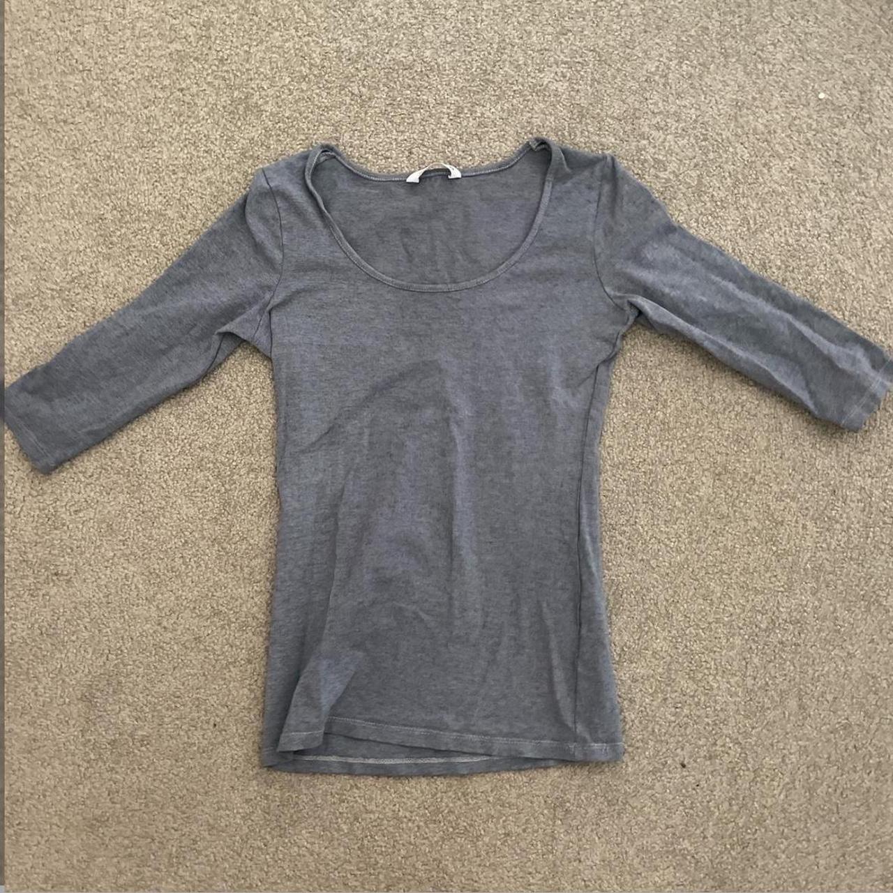 Supre grey sleeve top SIZE: xs REPOP!! only worn... - Depop