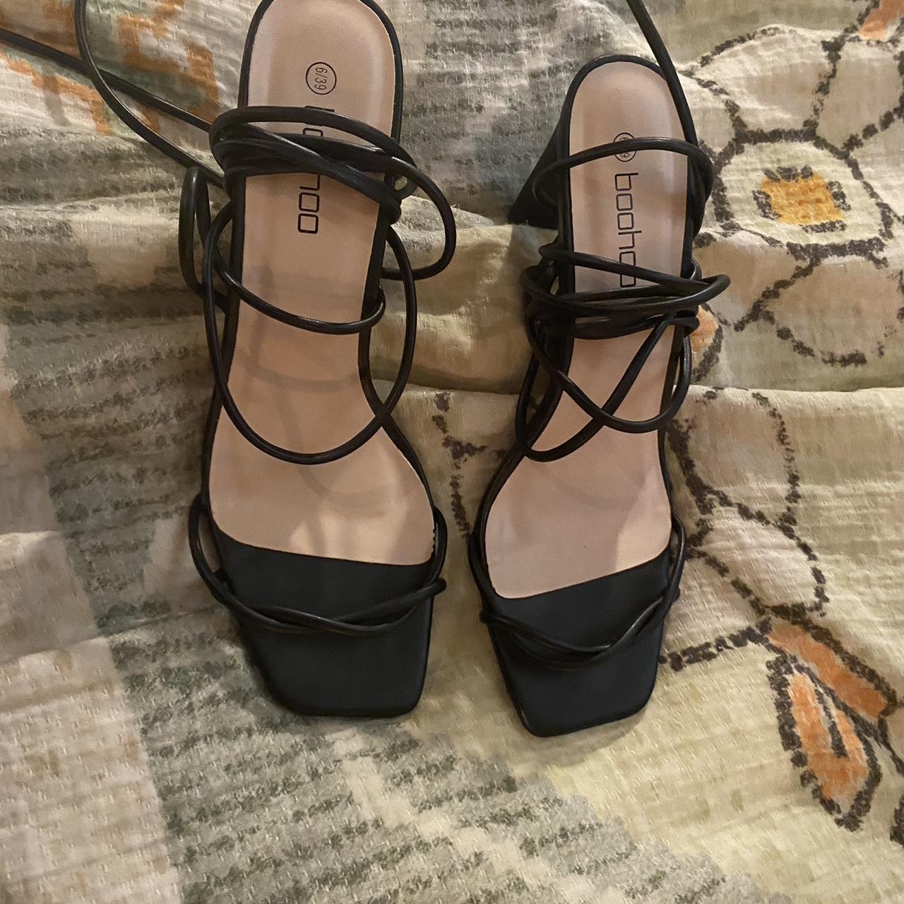 super cute lace up black heels! very walkable - Depop