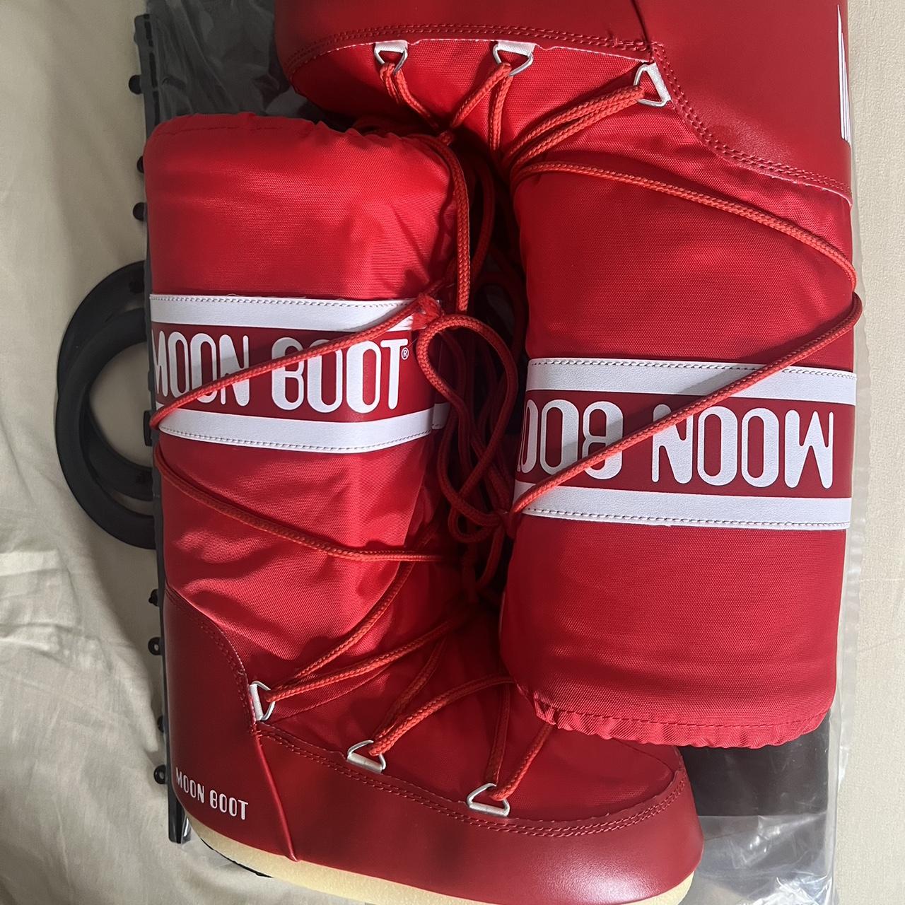 Size E/U 35/38 red moon boots. I originally wear a... - Depop