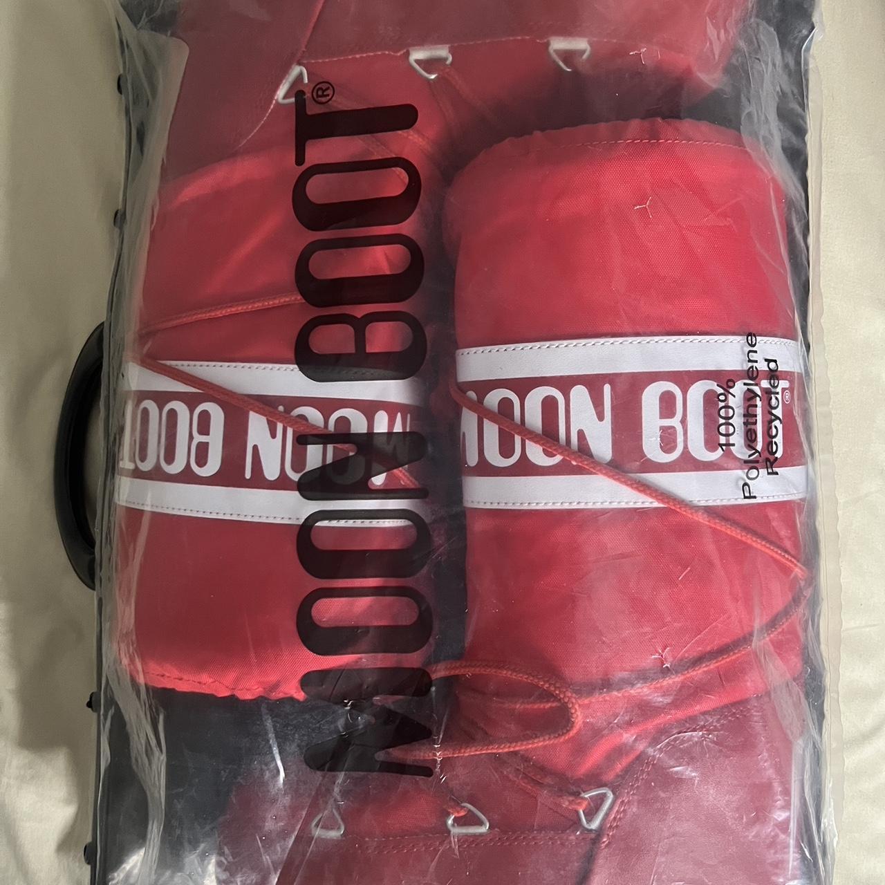 Size E/U 35/38 red moon boots. I originally wear a... - Depop