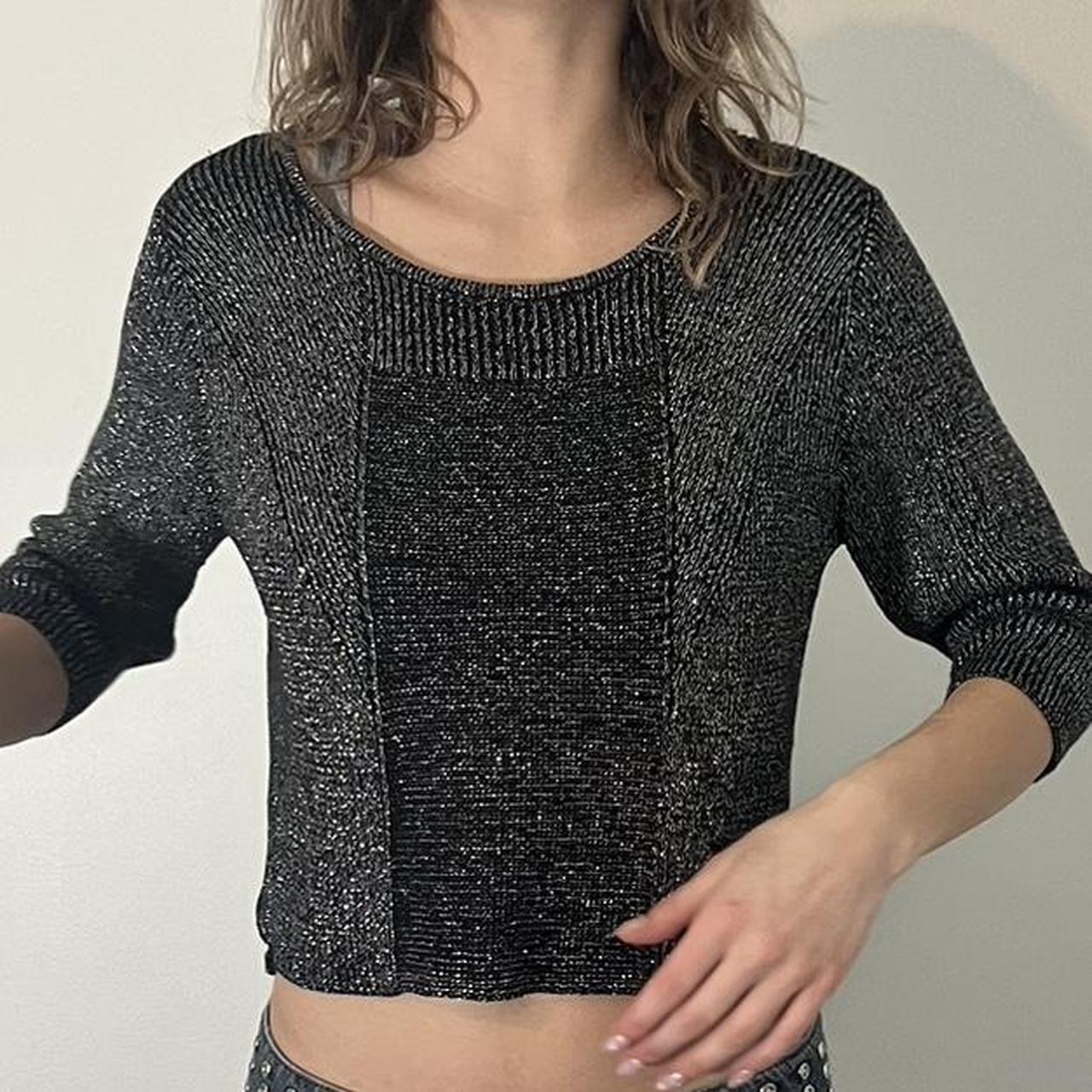 Very cool Vera wang top sparkly - Depop